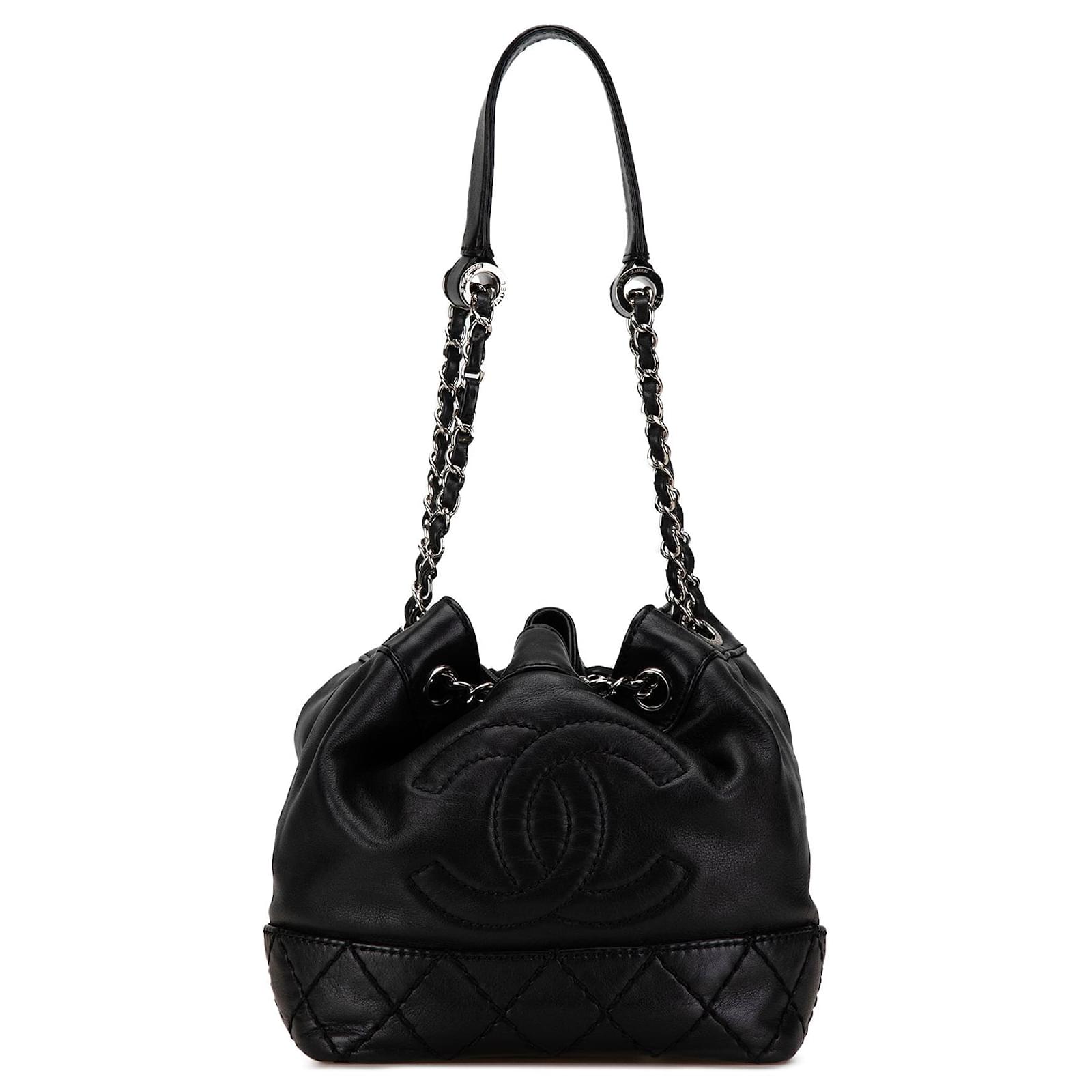 Black Chanel CC Lambskin Bucket Bag Leather ref.1606095 - Joli Closet