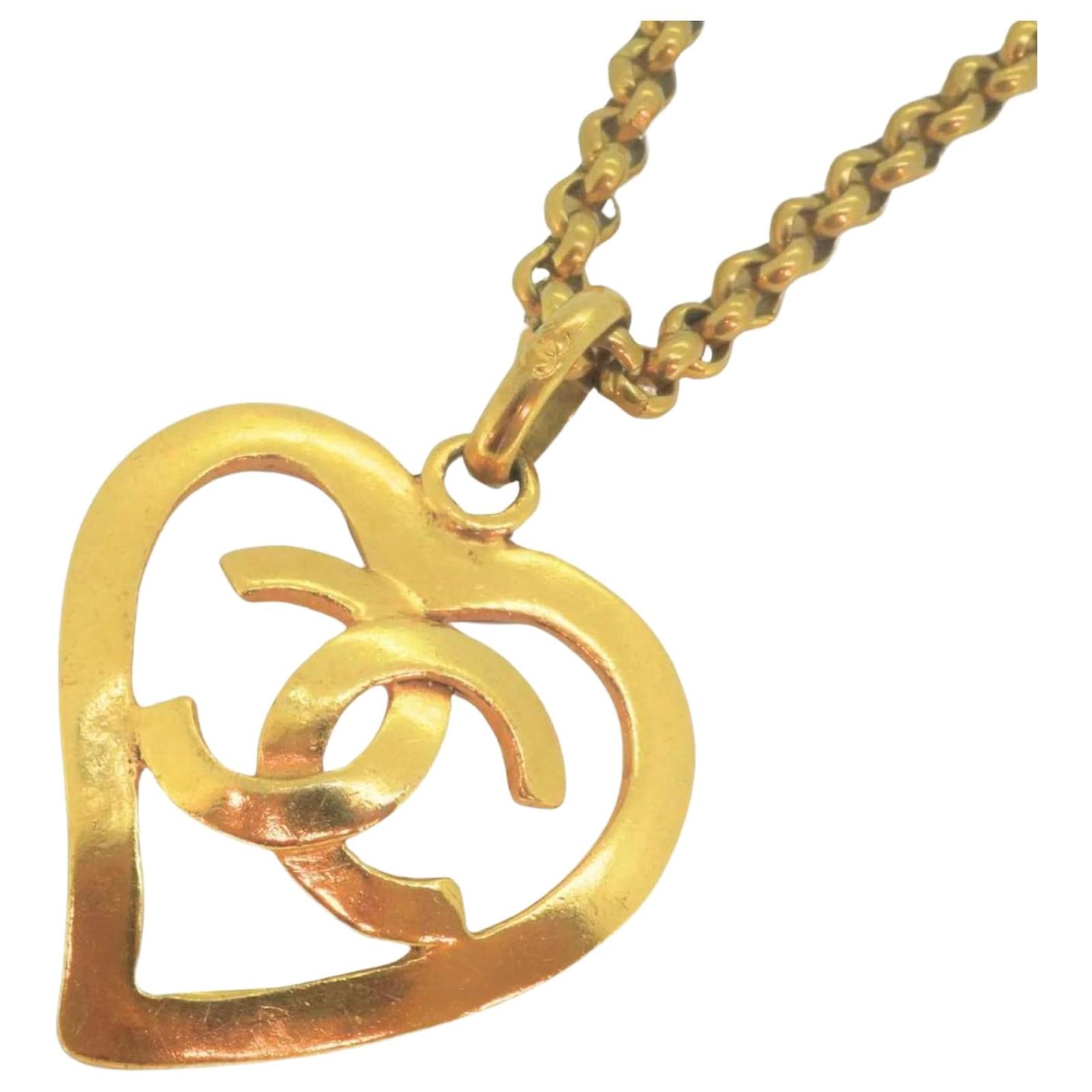 Chanel Necklace Coco Mark Heart Motif Gold-plated ref.1612053 - Joli Closet