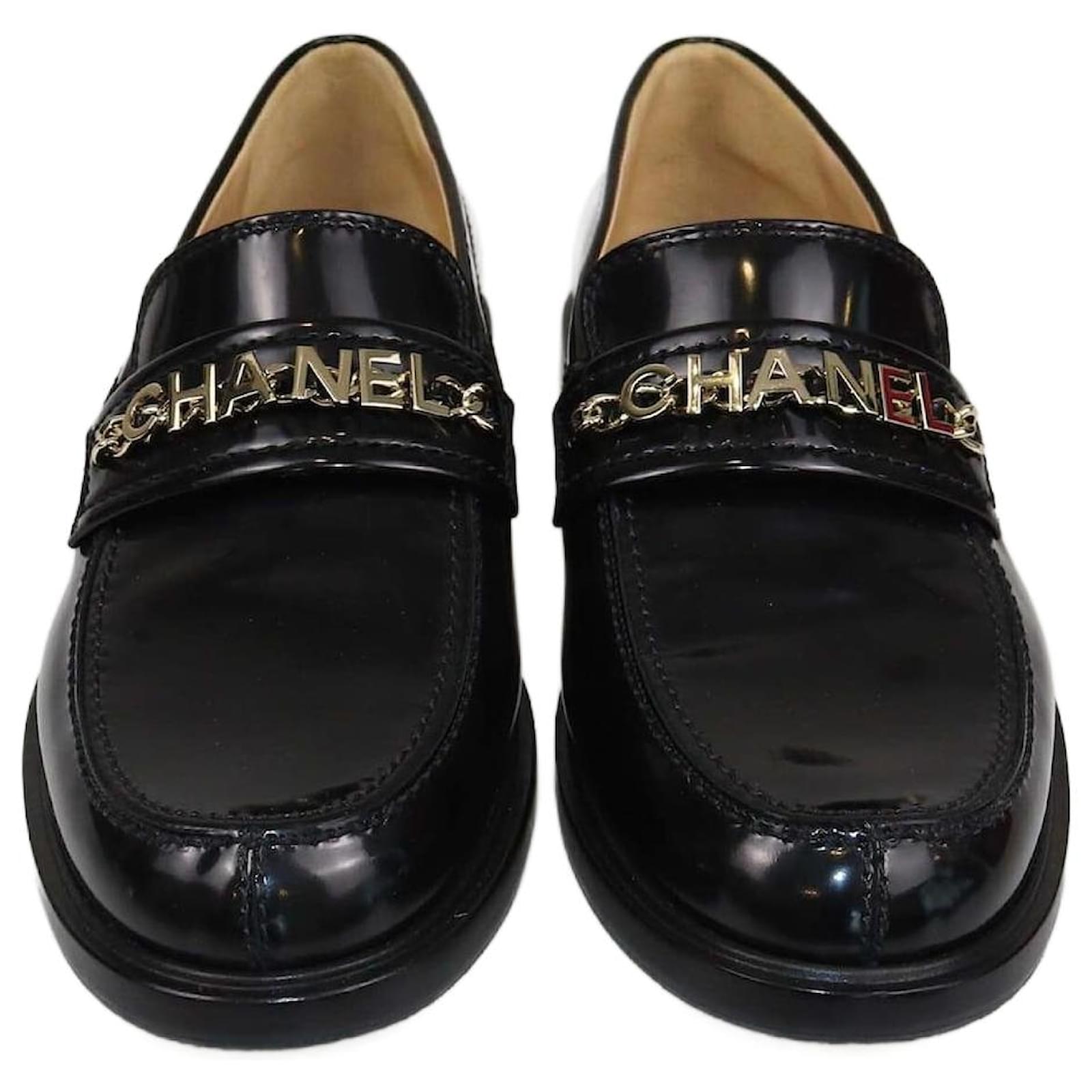 Chanel Black Leather Logo Loafers ref.1612410 - Joli Closet