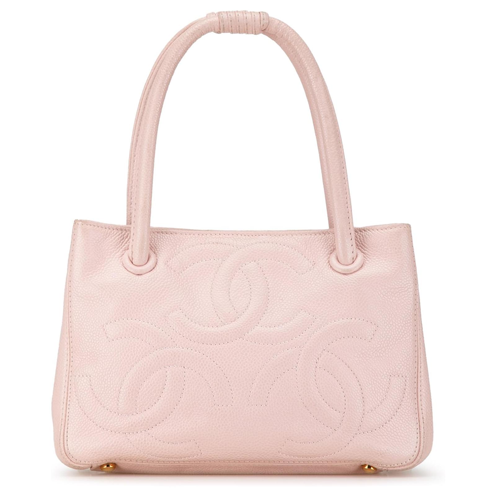 Chanel Pink Caviar Triple CC Handbag Leather ref.1614142 - Joli Closet