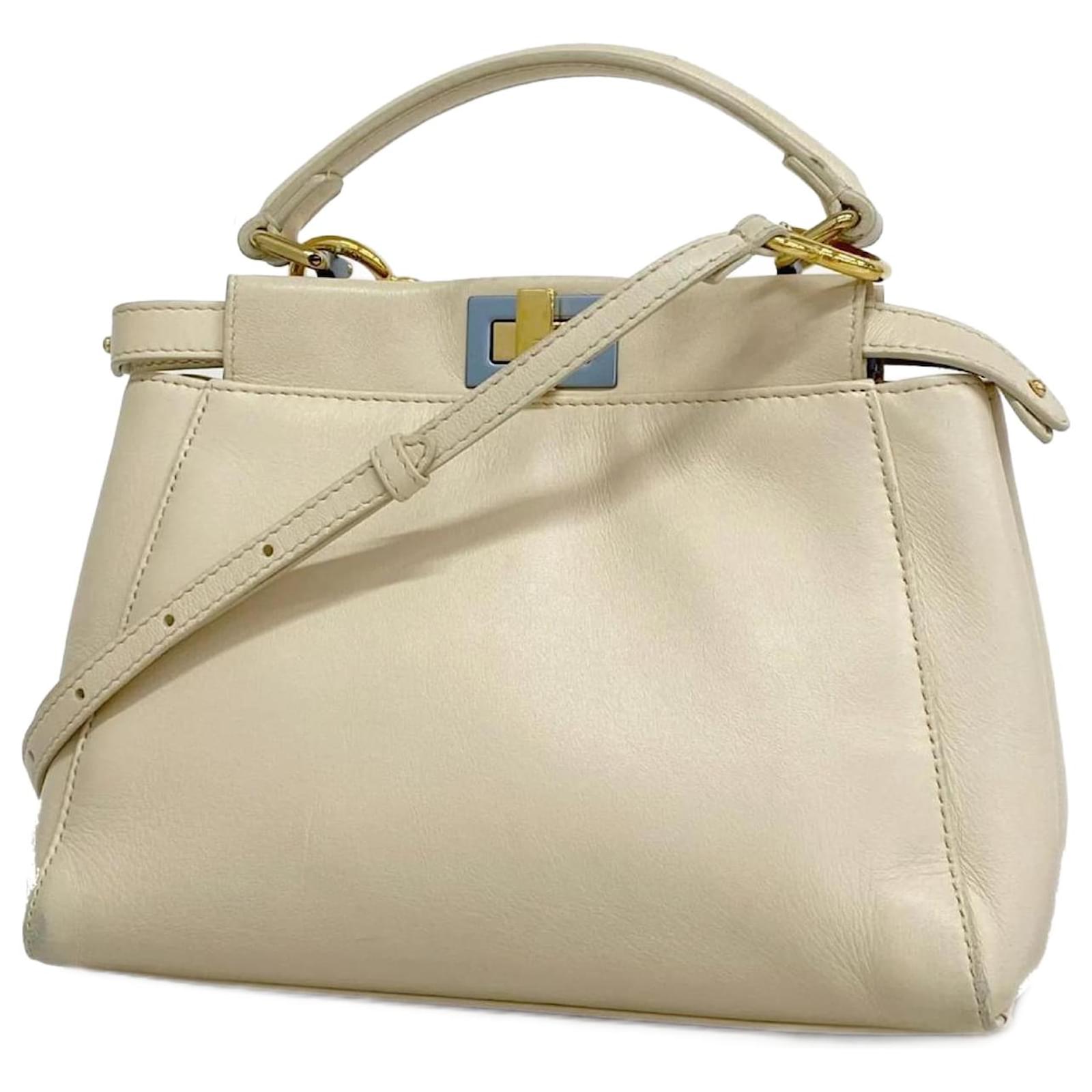 Fendi Peekaboo Handbag in Ivory Cream Leather ref.1615308 - Joli Closet