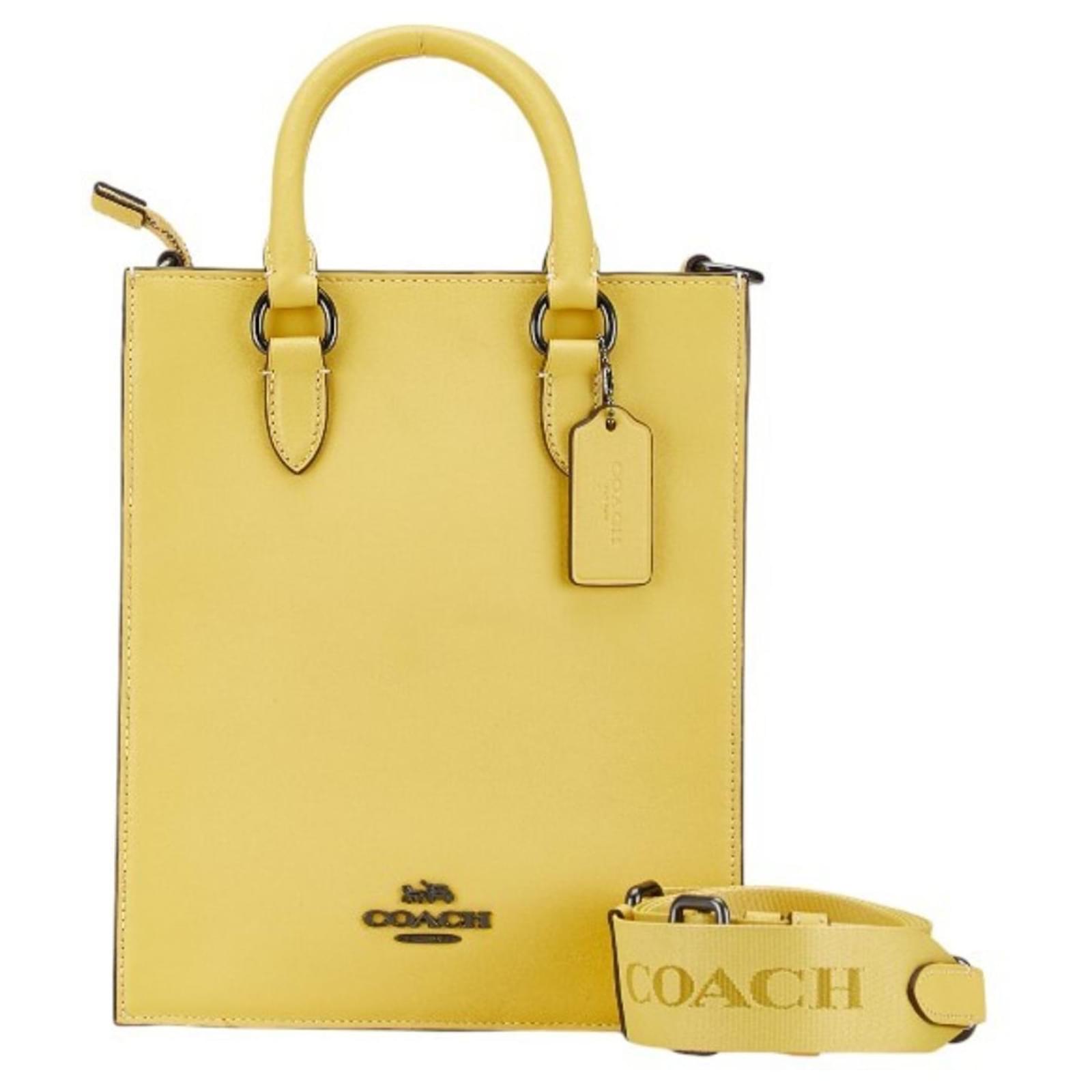Coach Dylan Tote Handbag Yellow Metallic Leather ref.1617925 - Joli Closet