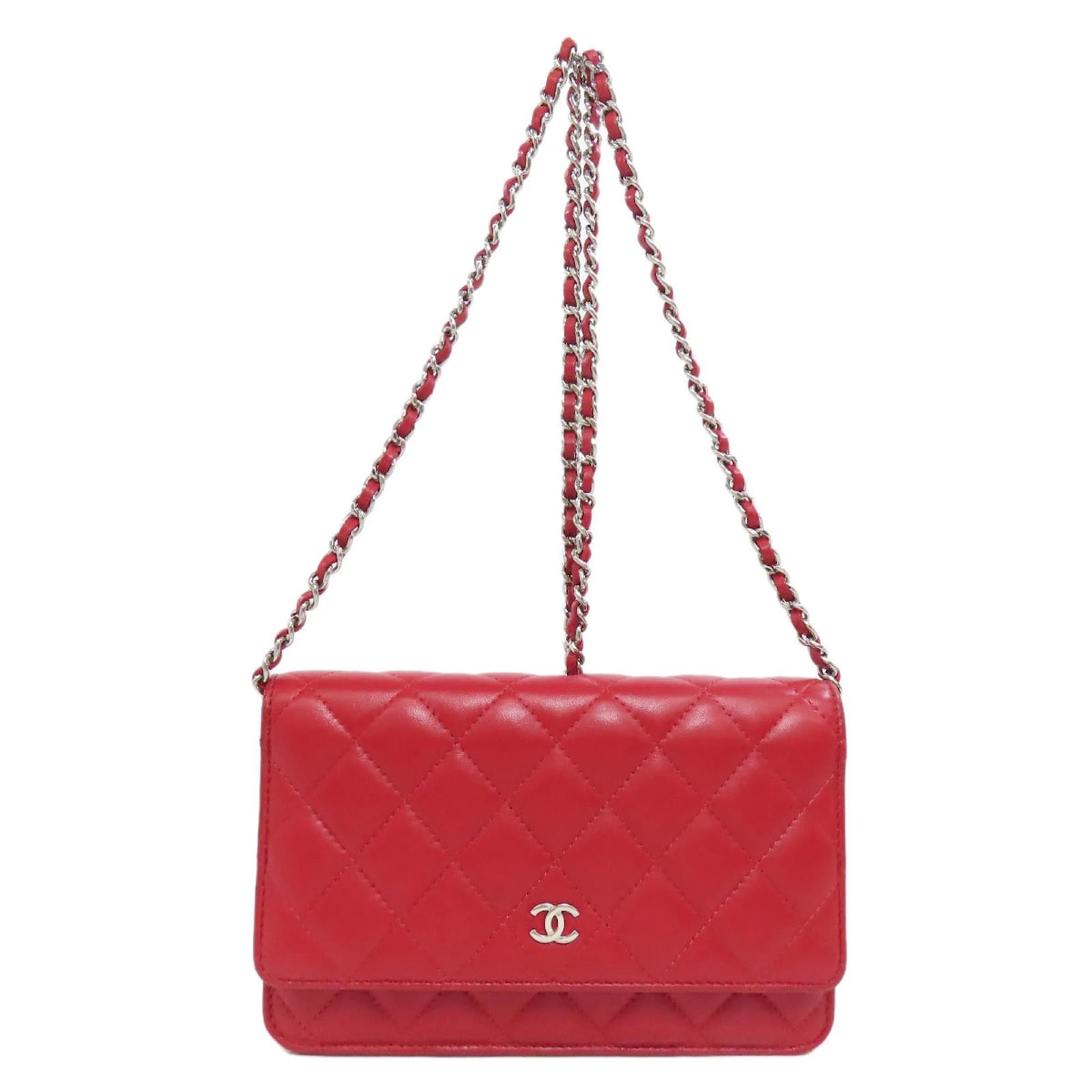 Chanel Lambskin Shoulder Bag Red Leather ref.1620954 - Joli Closet