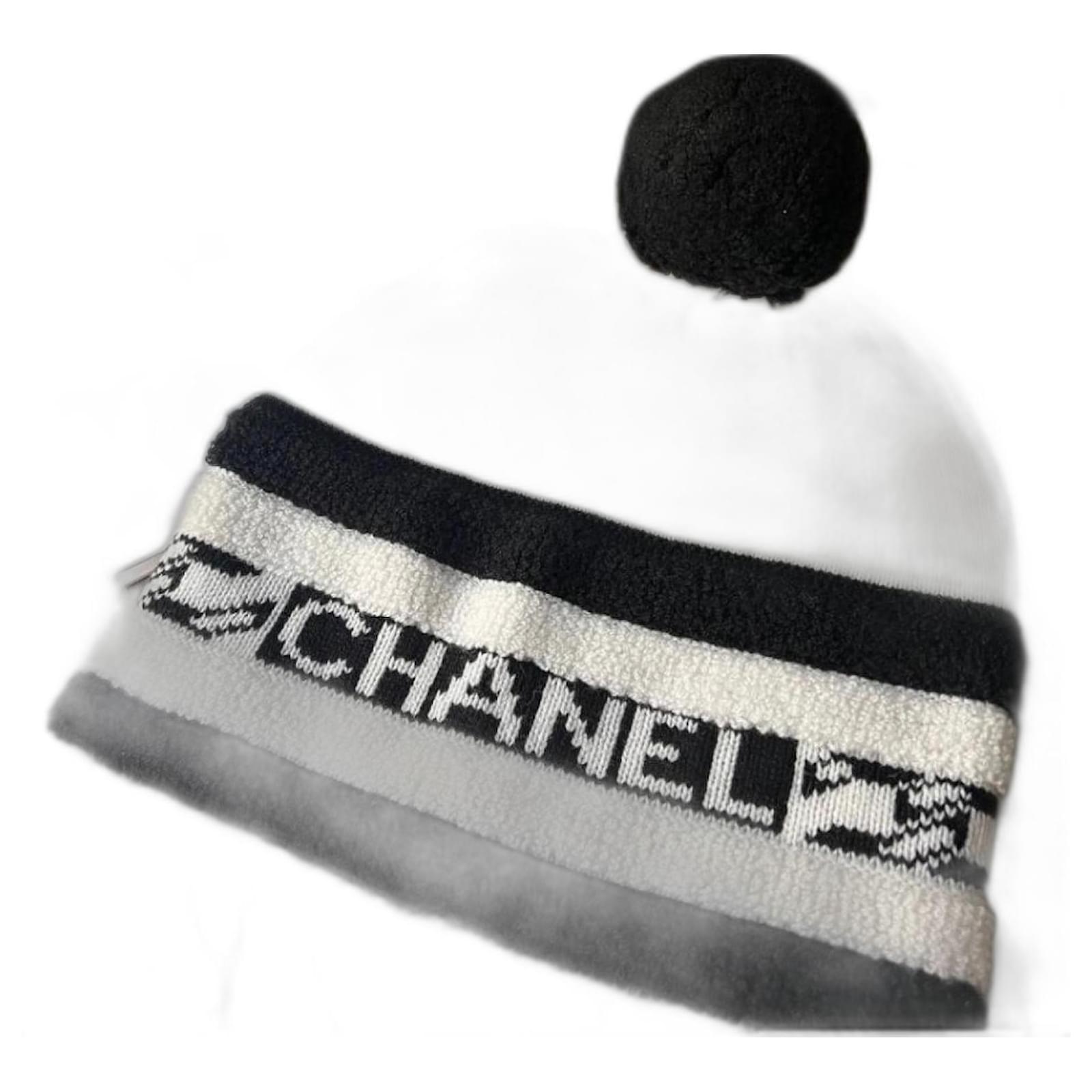 Chanel Hats White Cashmere ref.1624161 - Joli Closet