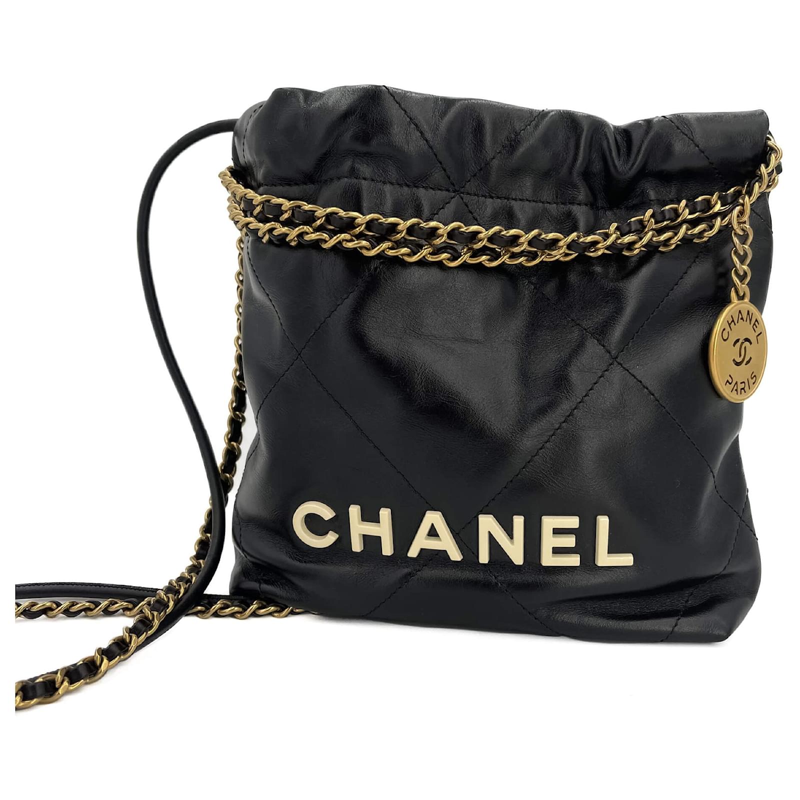 Chanel 22 Mini Leather Bucket Bag Black ref.1625916 - Joli Closet