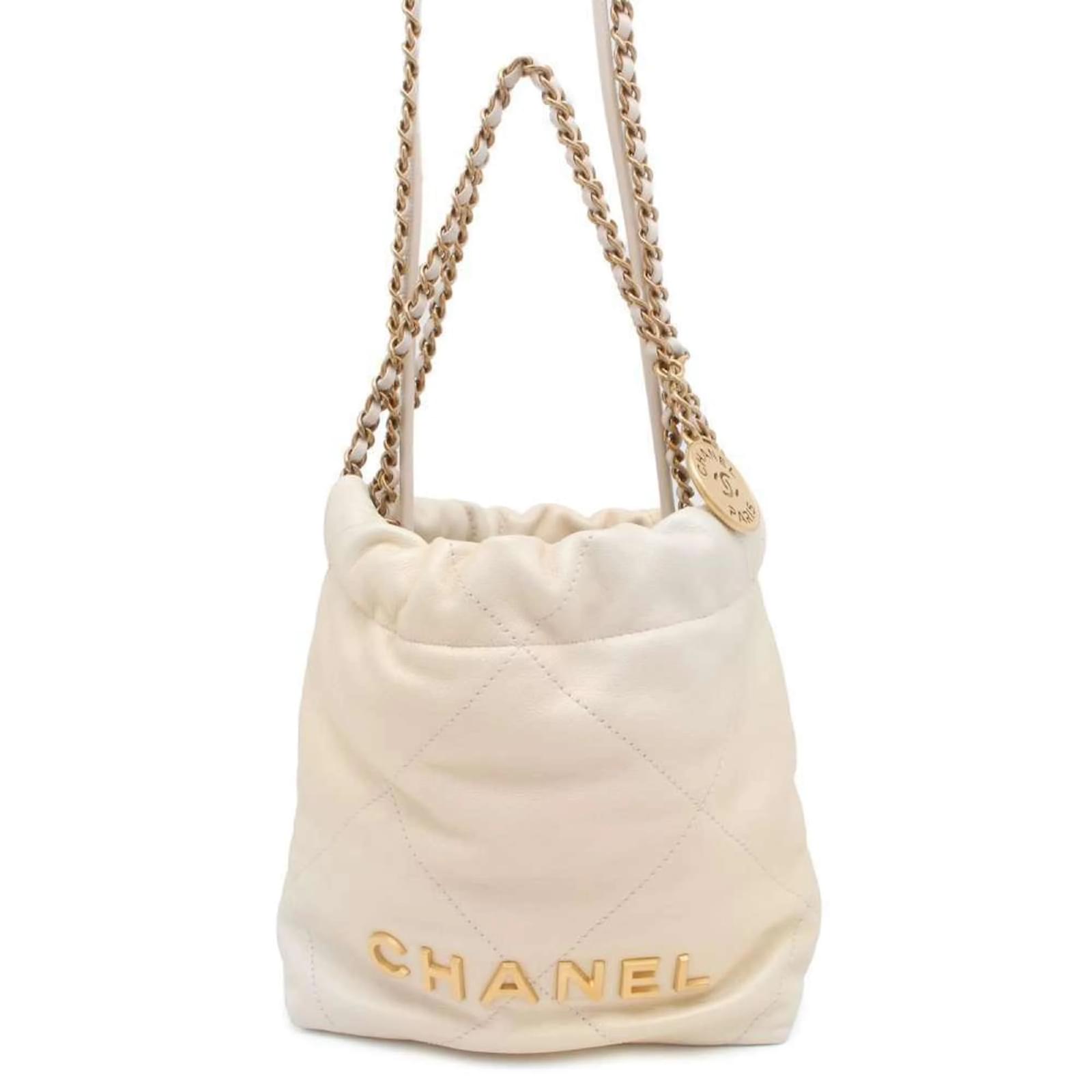 Chanel 22 Coco Mark Leather Handbag Cream ref.1629005 - Joli Closet