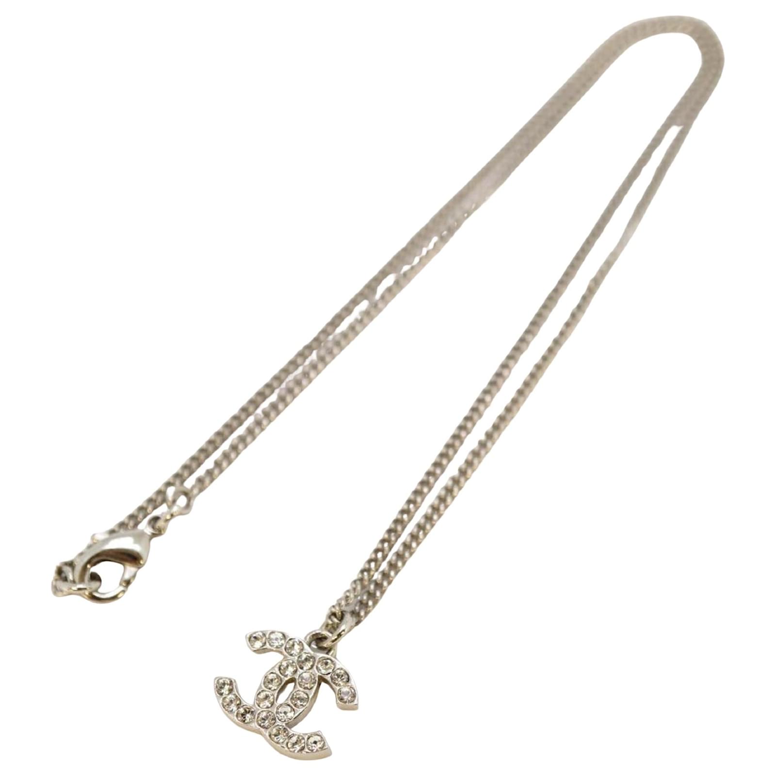 Chanel Logo CC Silvery Metal ref.1636630 - Joli Closet