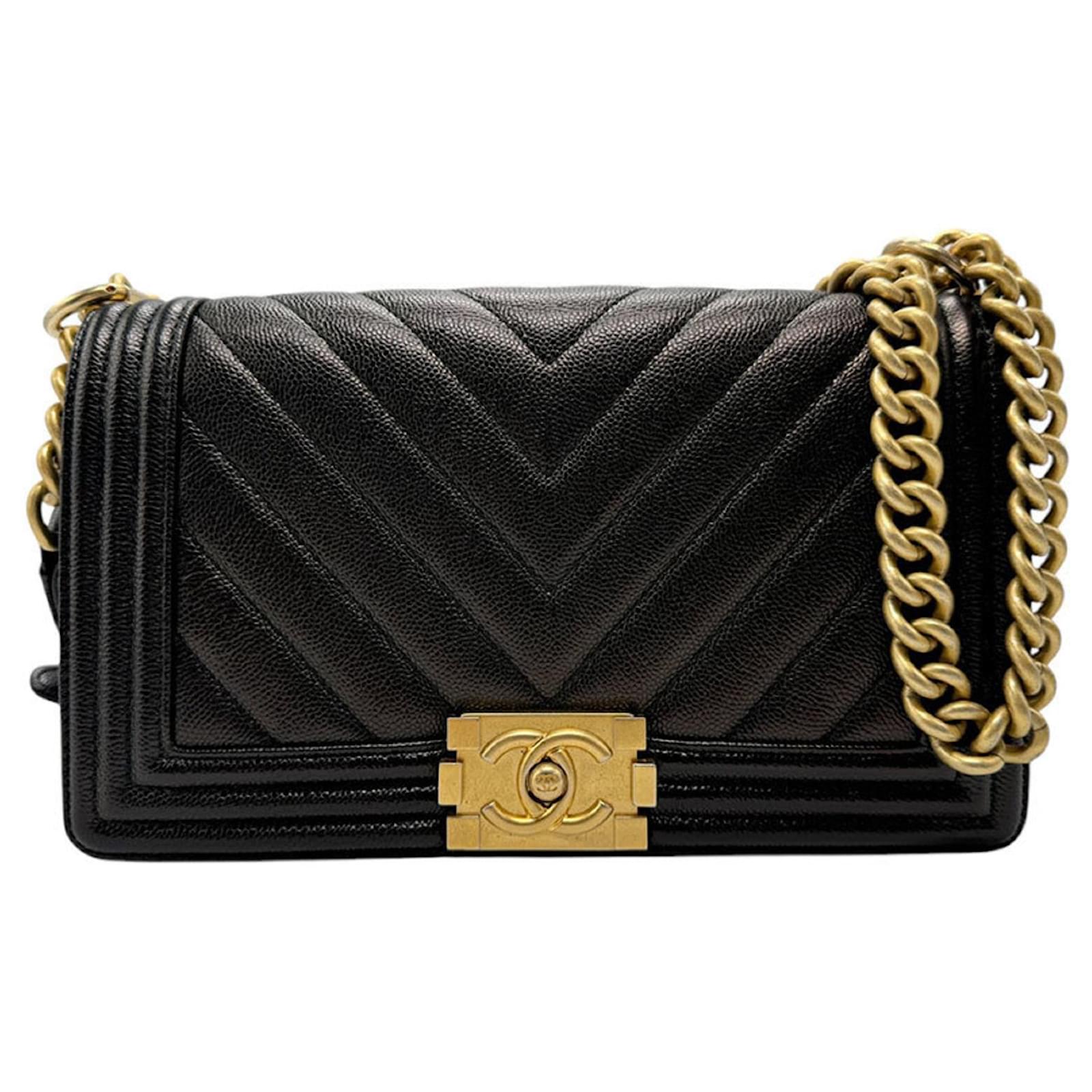 Chanel Boy Black Leather ref.1638211 - Joli Closet