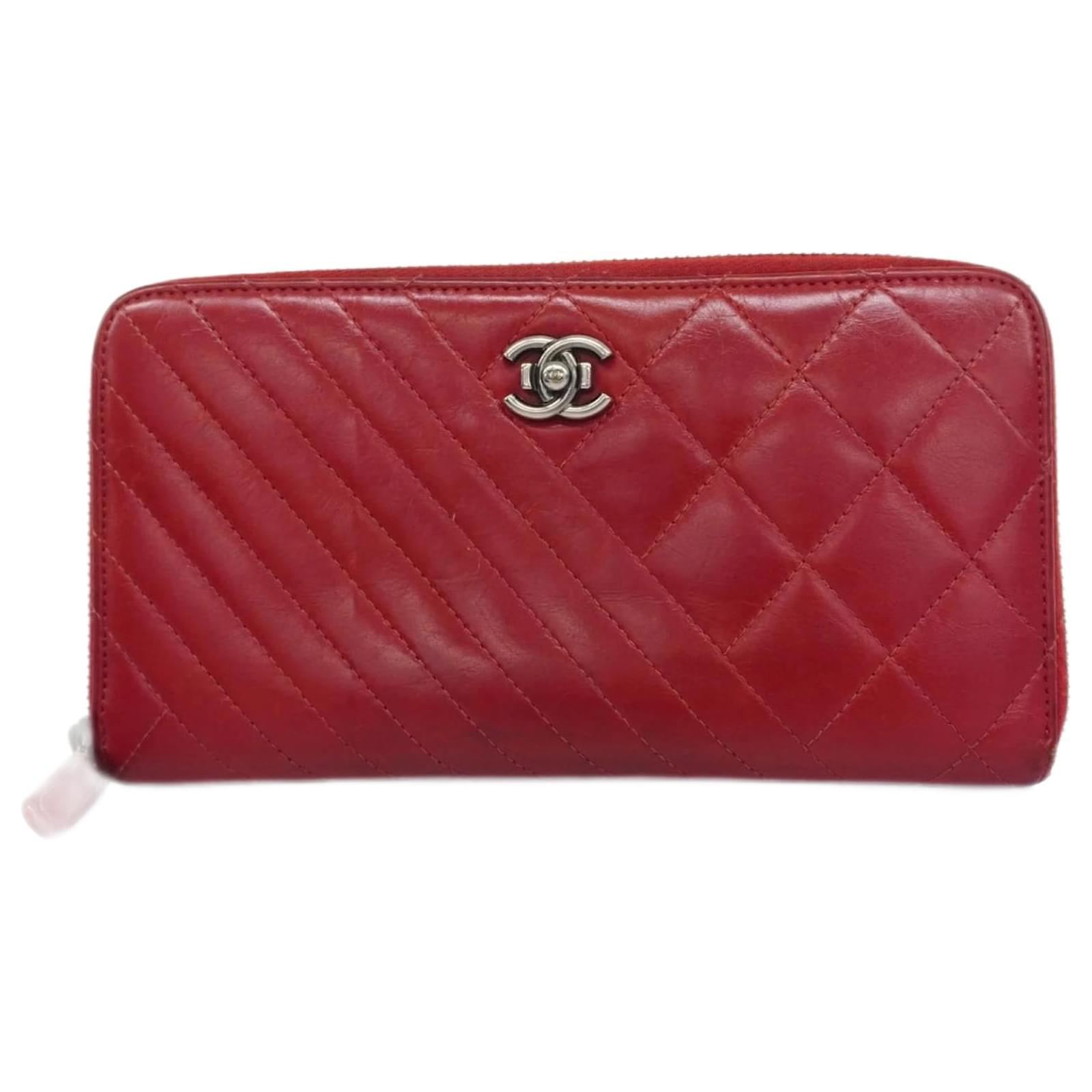 Chanel Long Wallet in Red Leather ref.1639044 - Joli Closet