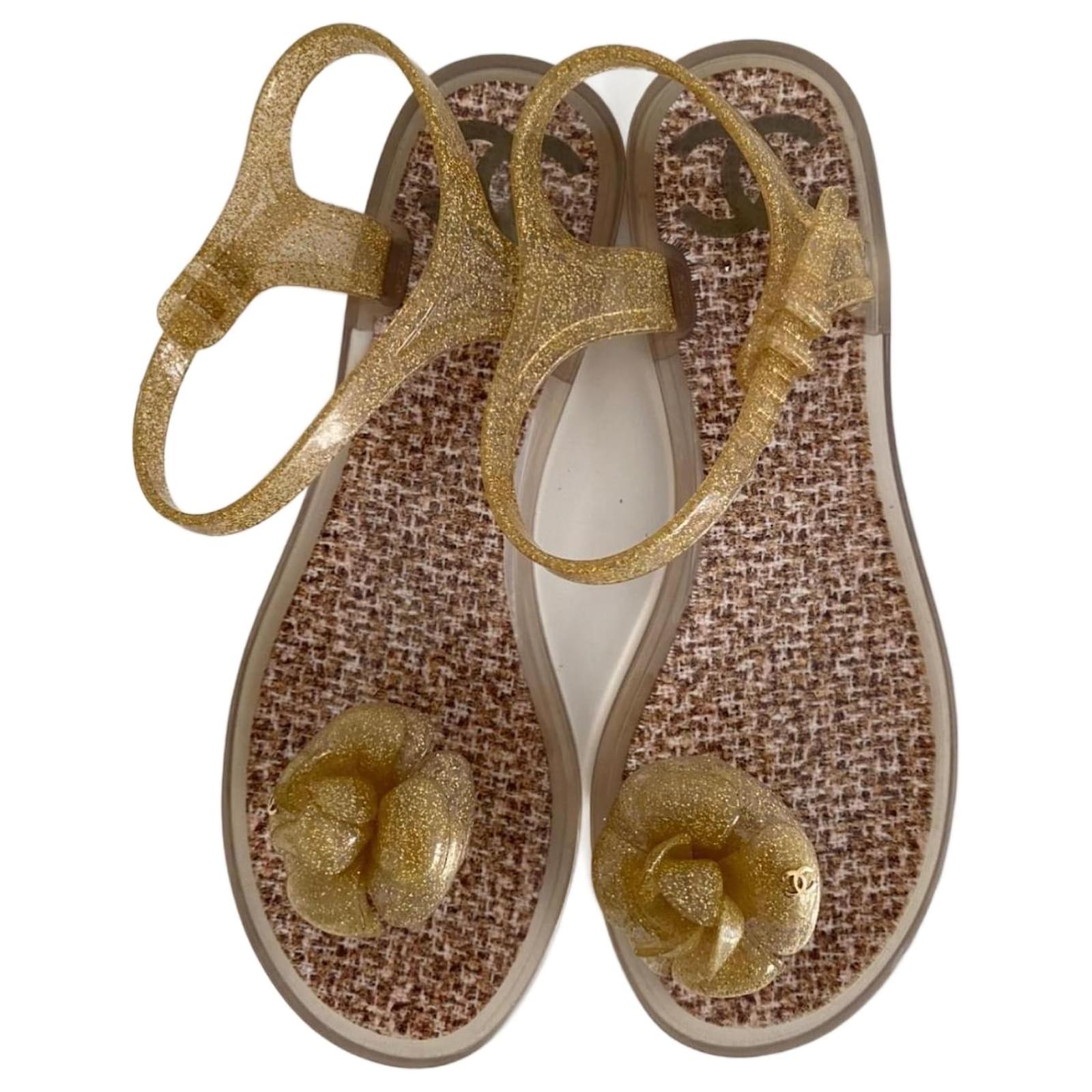 Chanel Sandales camelia Golden Rubber ref.JC1661751 (Sold) - Joli Closet
