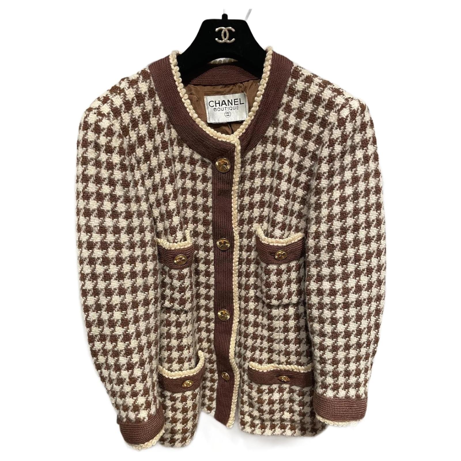 Chanel Jackets Beige Light brown Tweed ref.1661907 - Joli Closet