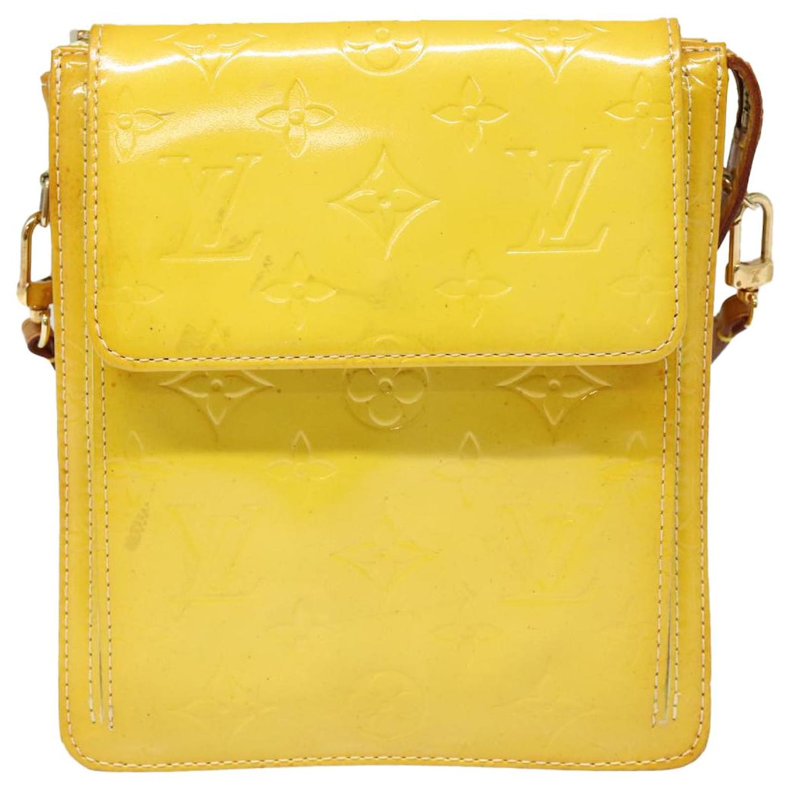Louis Vuitton Mott Yellow Patent leather ref.1665134 - Joli Closet