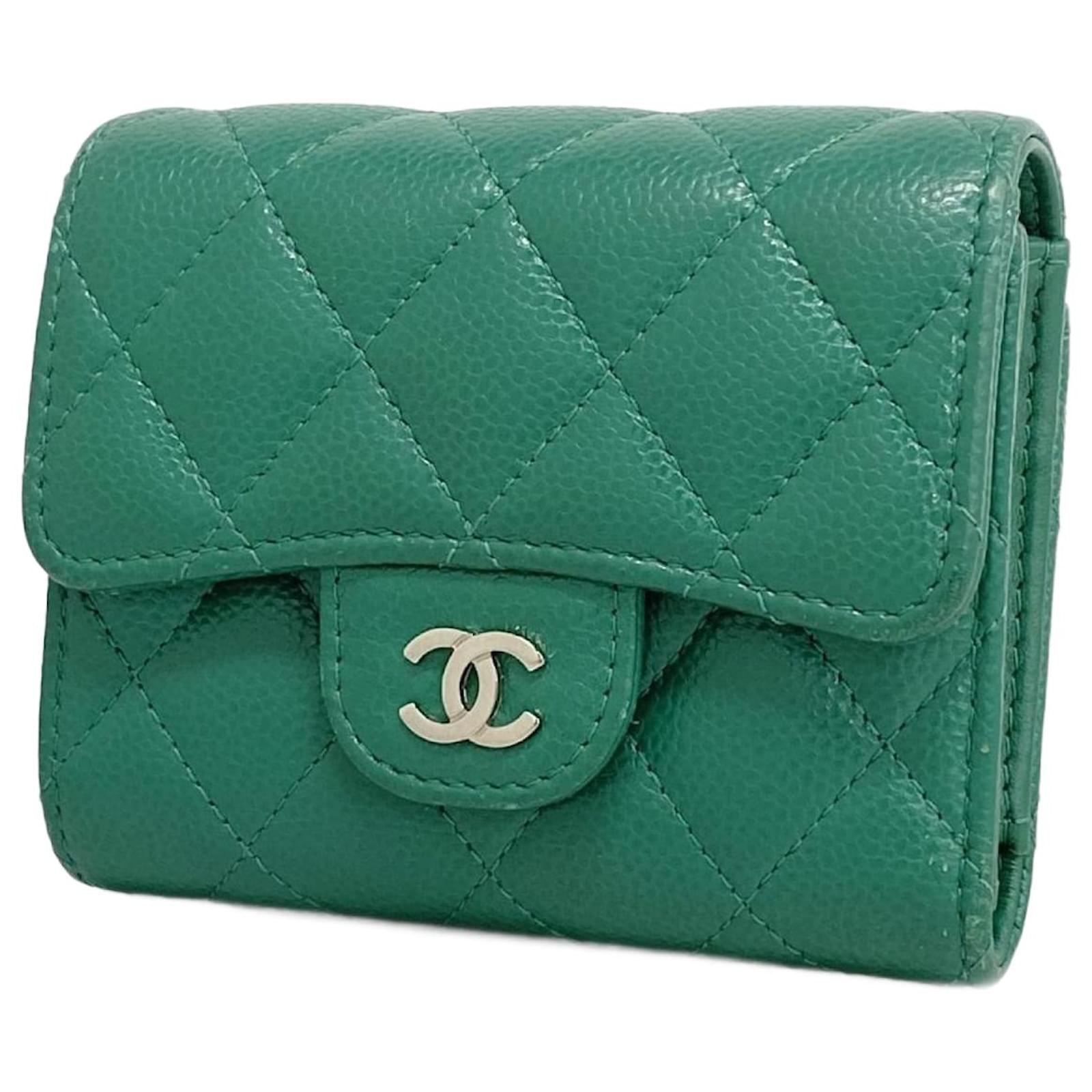 Chanel Green Caviar Leather Tri-fold Wallet ref.1668629 - Joli Closet