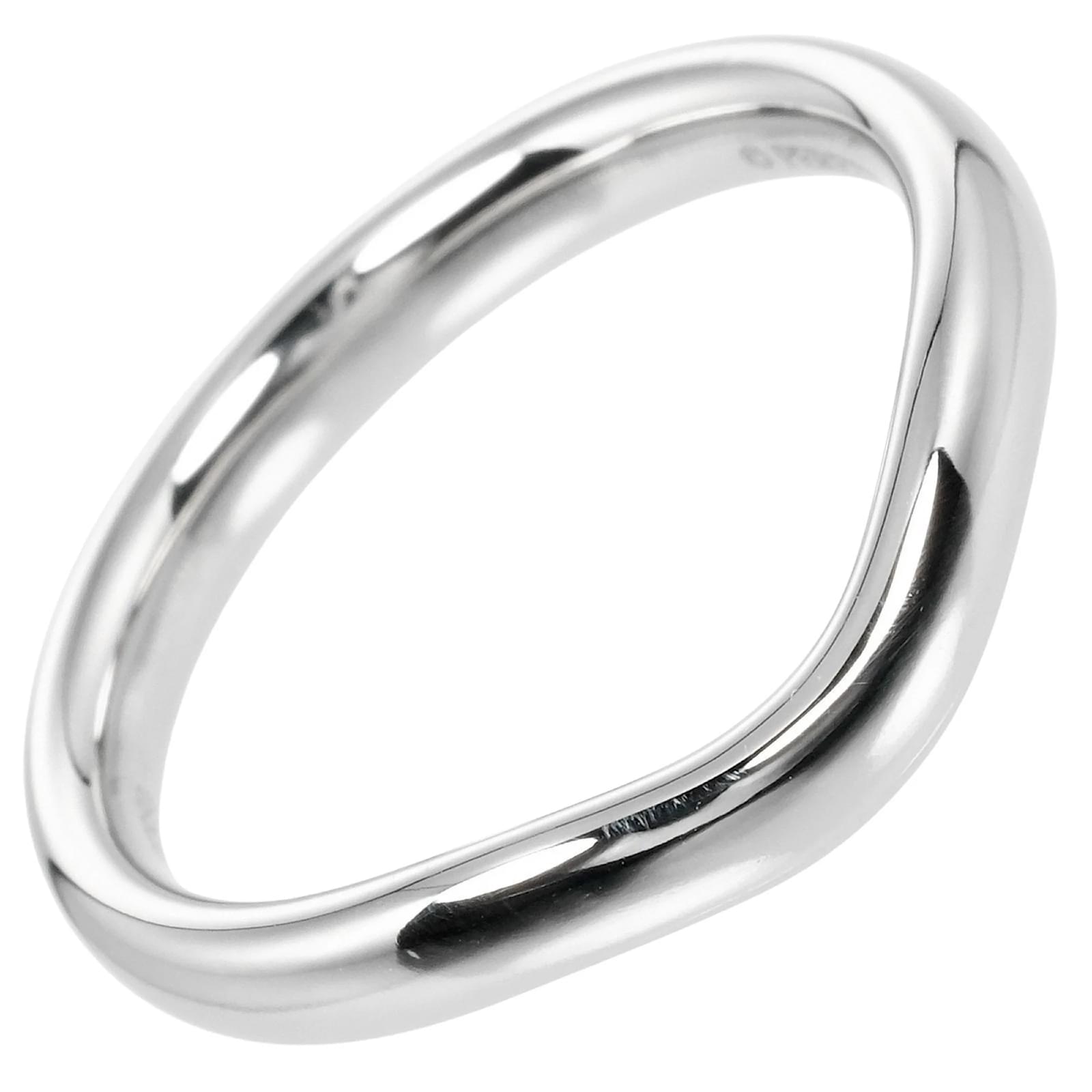 Tiffany & Co. Curved Band Ring in Platinum ref.1673505 - Joli Closet