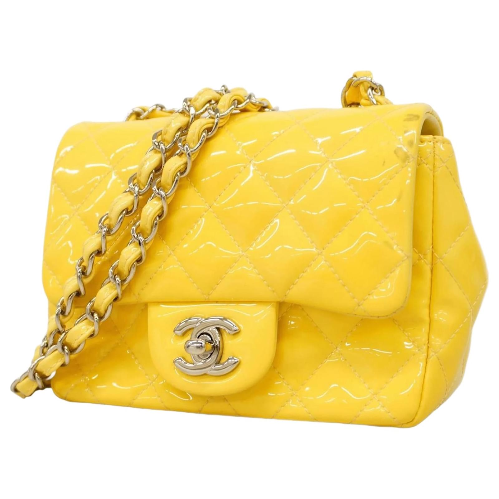 Chanel Yellow Patent Leather Shoulder Bag ref.1685482 - Joli Closet