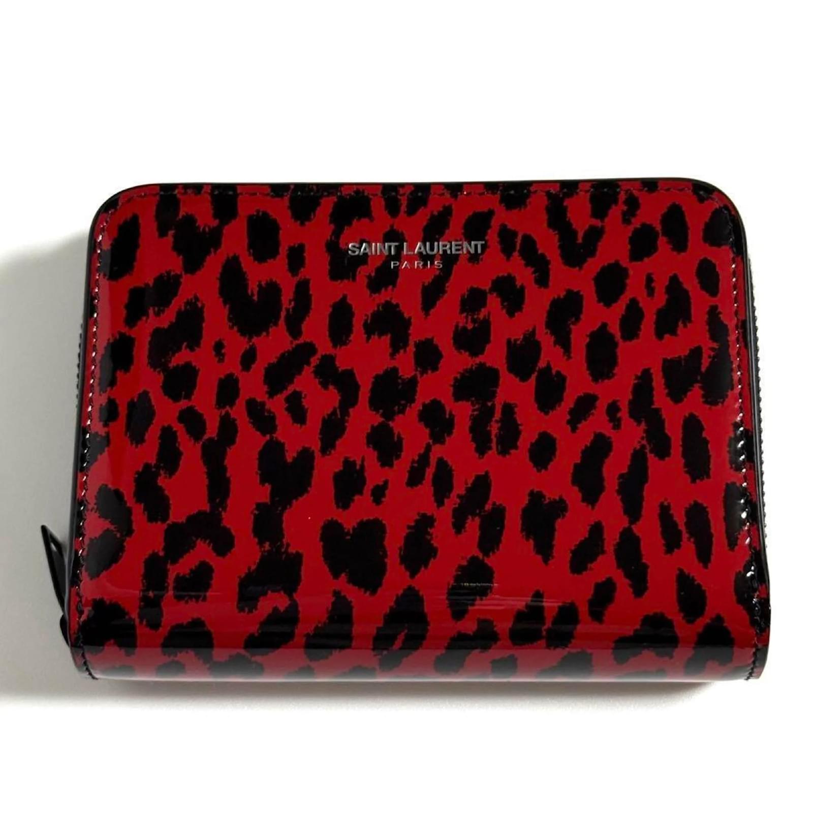 Yves Saint Laurent Men's Bi-fold Wallet Leather ref.1699930 - Joli Closet