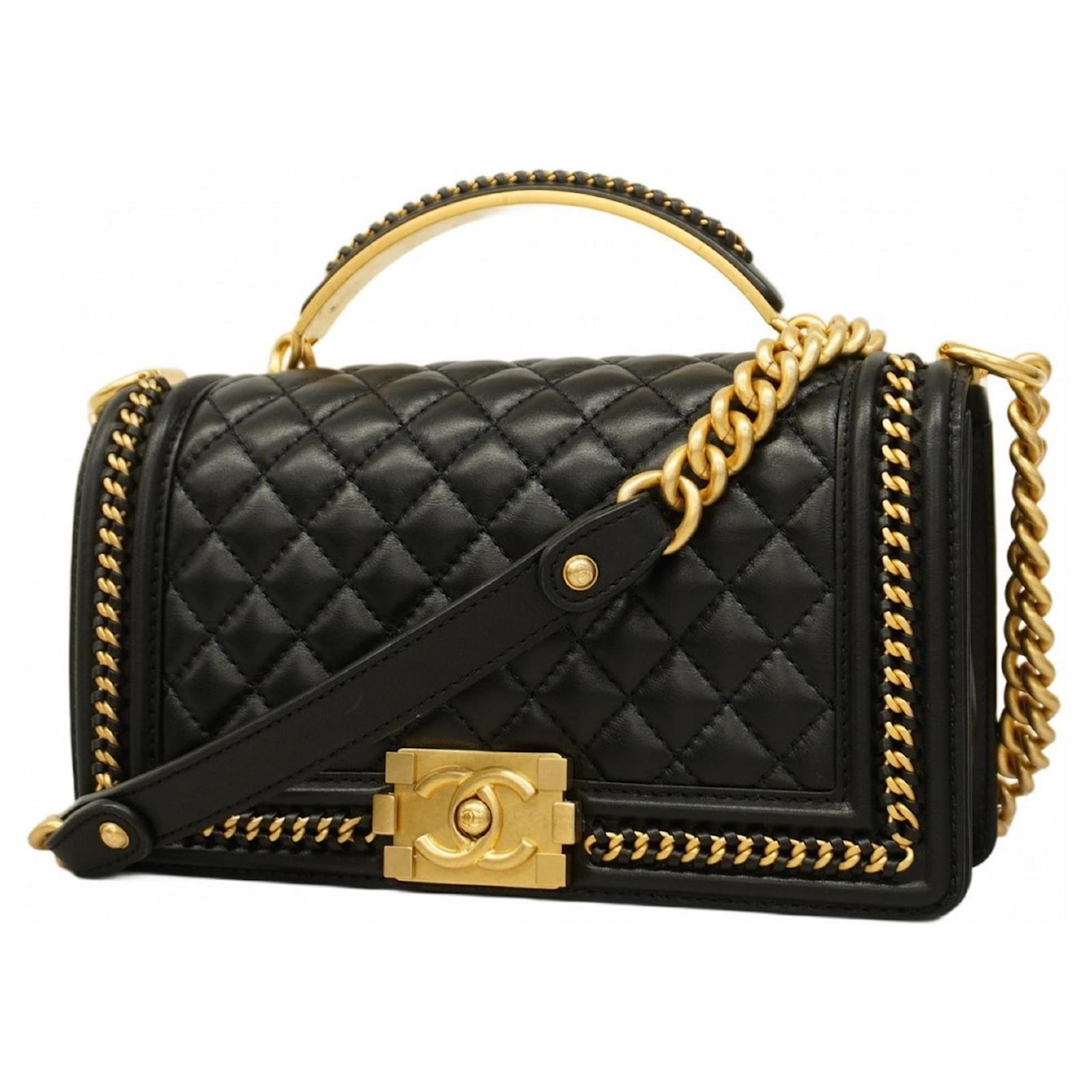 Chanel Boy Handbag in Black Lambskin Leather ref.1710178 - Joli Closet
