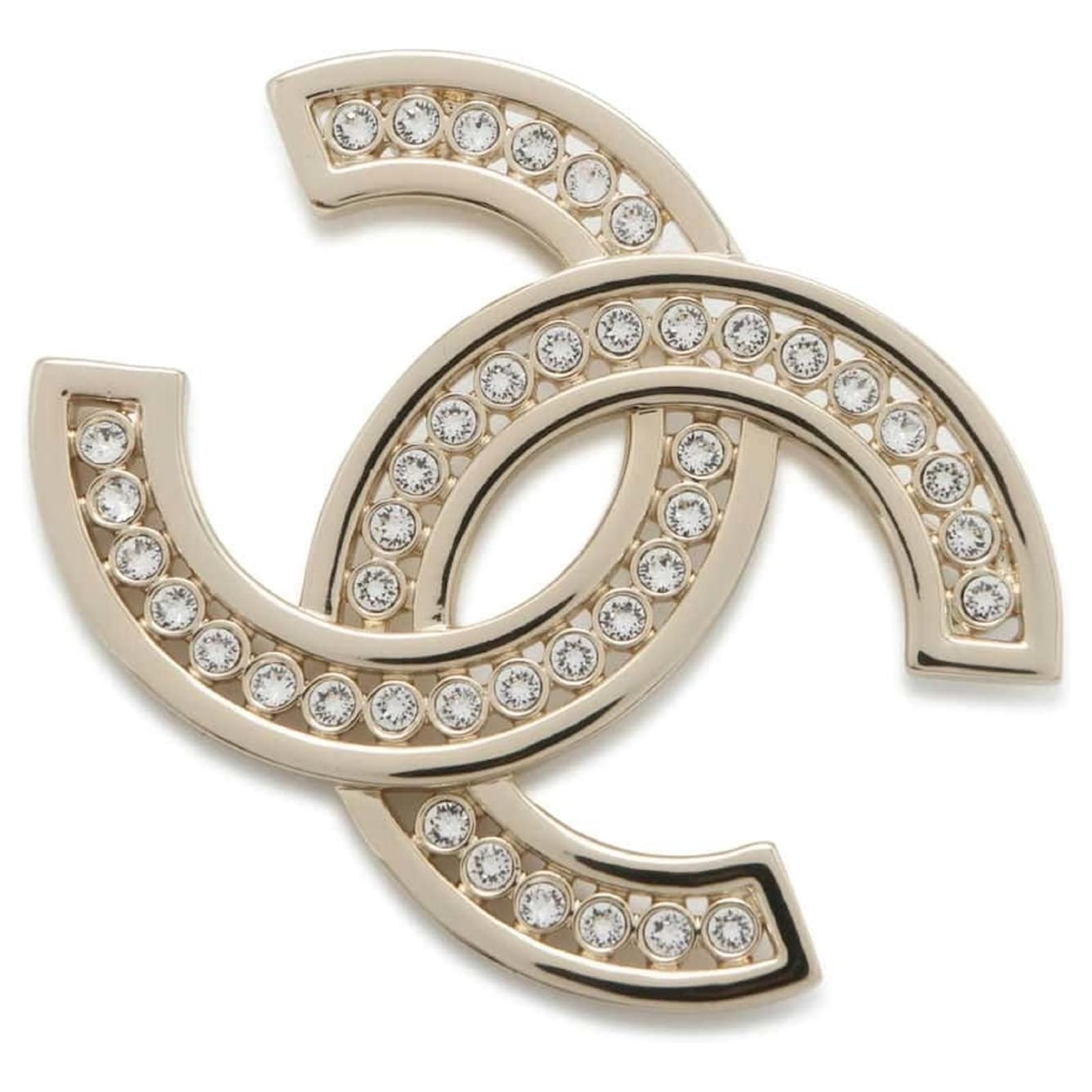 Chanel Brooch Coco Mark with Rhinestones Golden Metal ref.1717197 ...