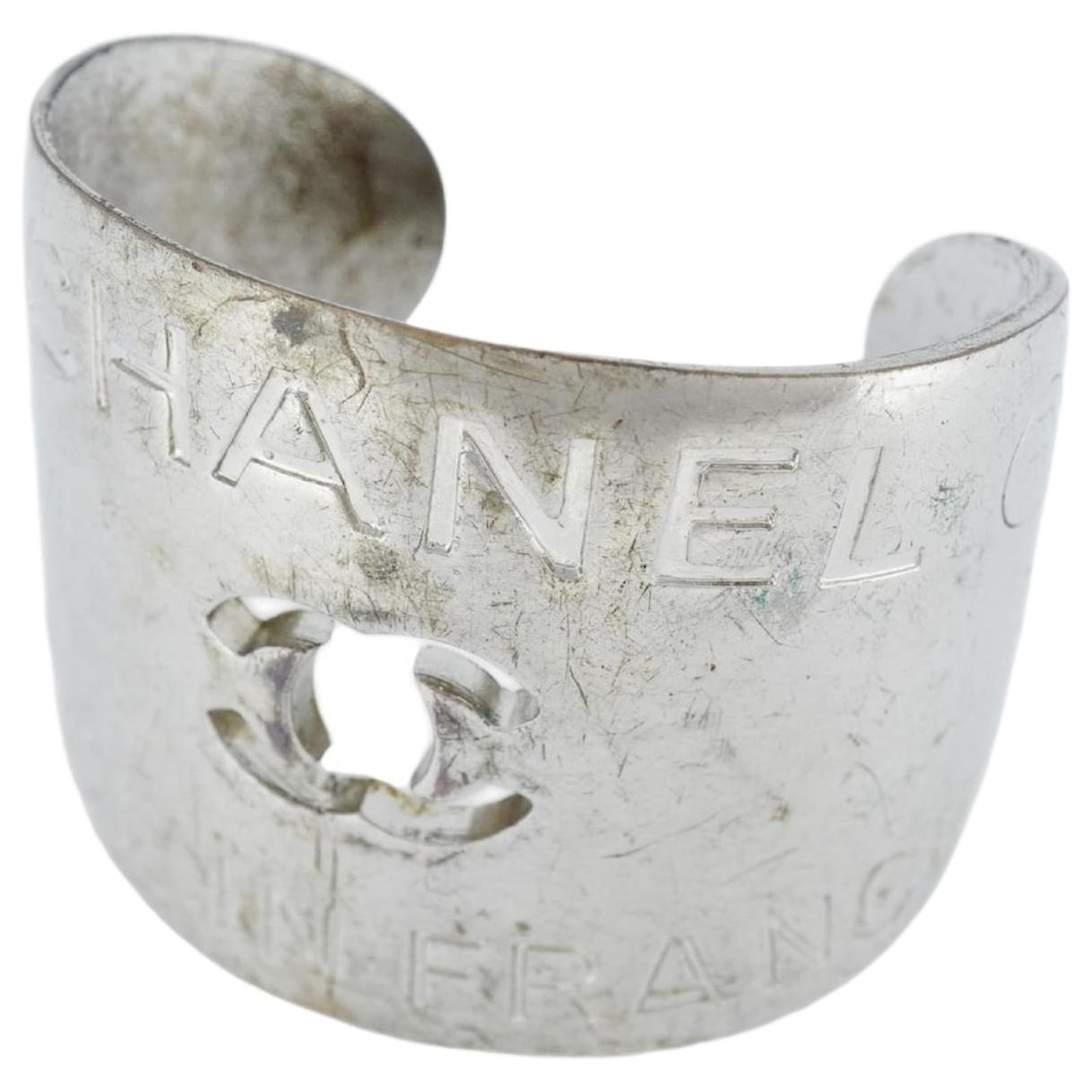 Chanel Silver Metal Bangle Silvery ref.1722350 - Joli Closet