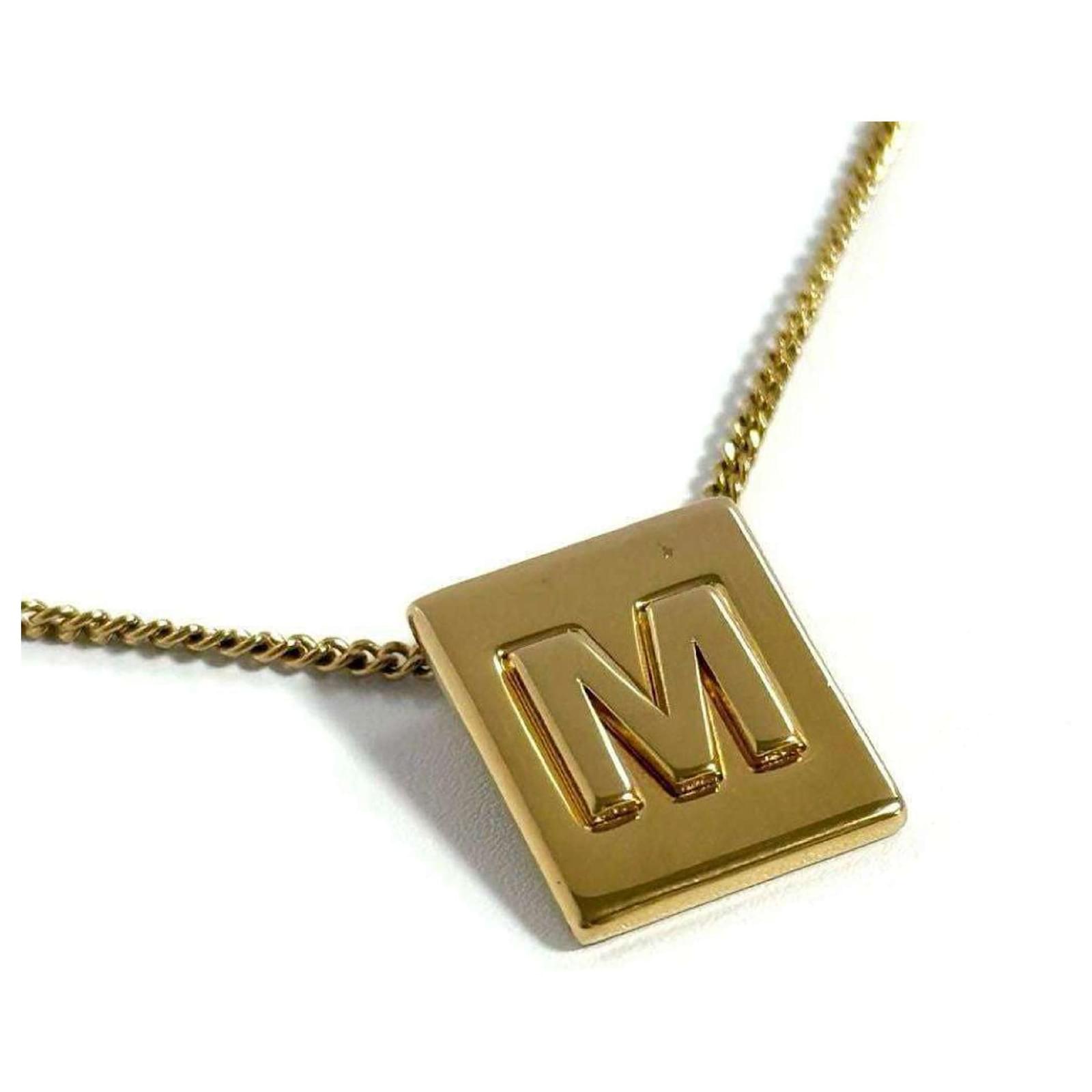 Collier celine alphabet sellers lettre