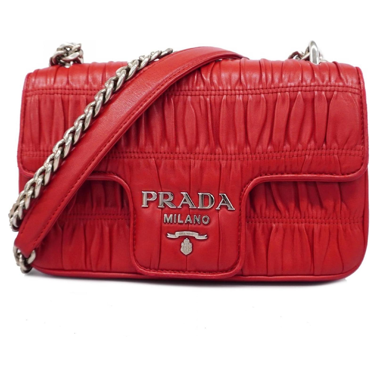 Prada Red Leather Shoulder Bag ref.1729856 - Joli Closet
