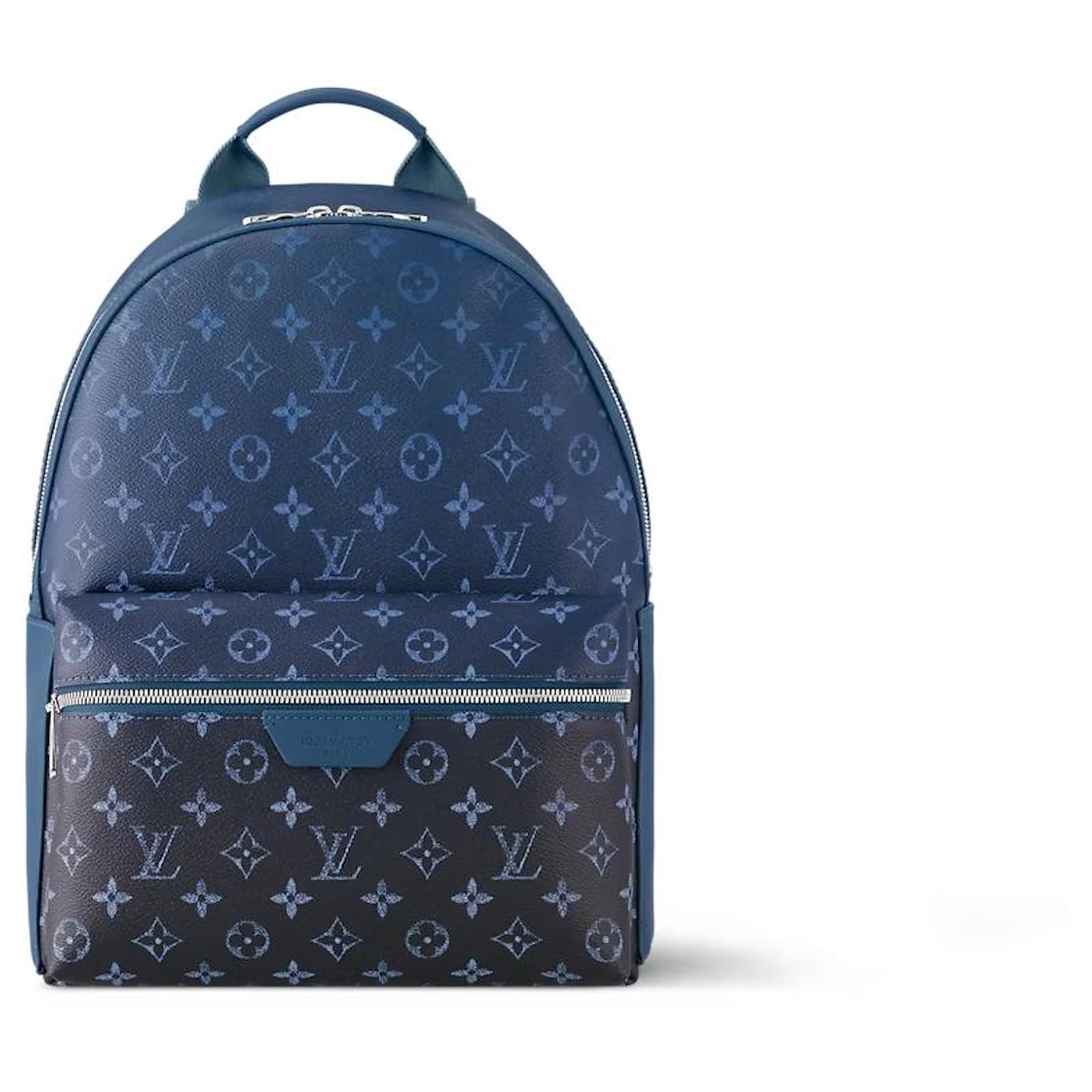 Louis Vuitton LV Discovery backpack gradient blue Leather ref.1733596 ...