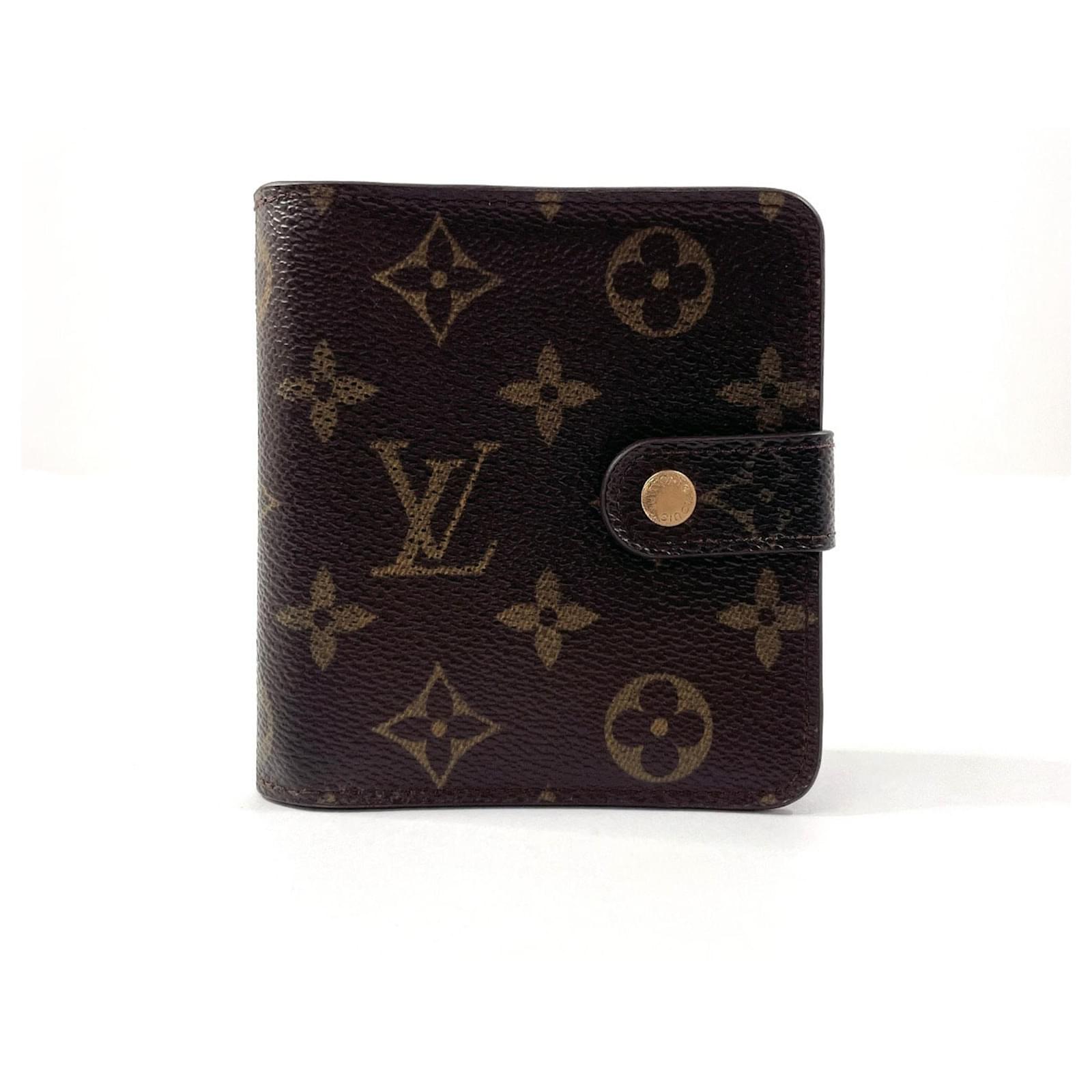 Louis Vuitton Bi-fold Wallet in Brown Monogram Canvas Patent leather ...