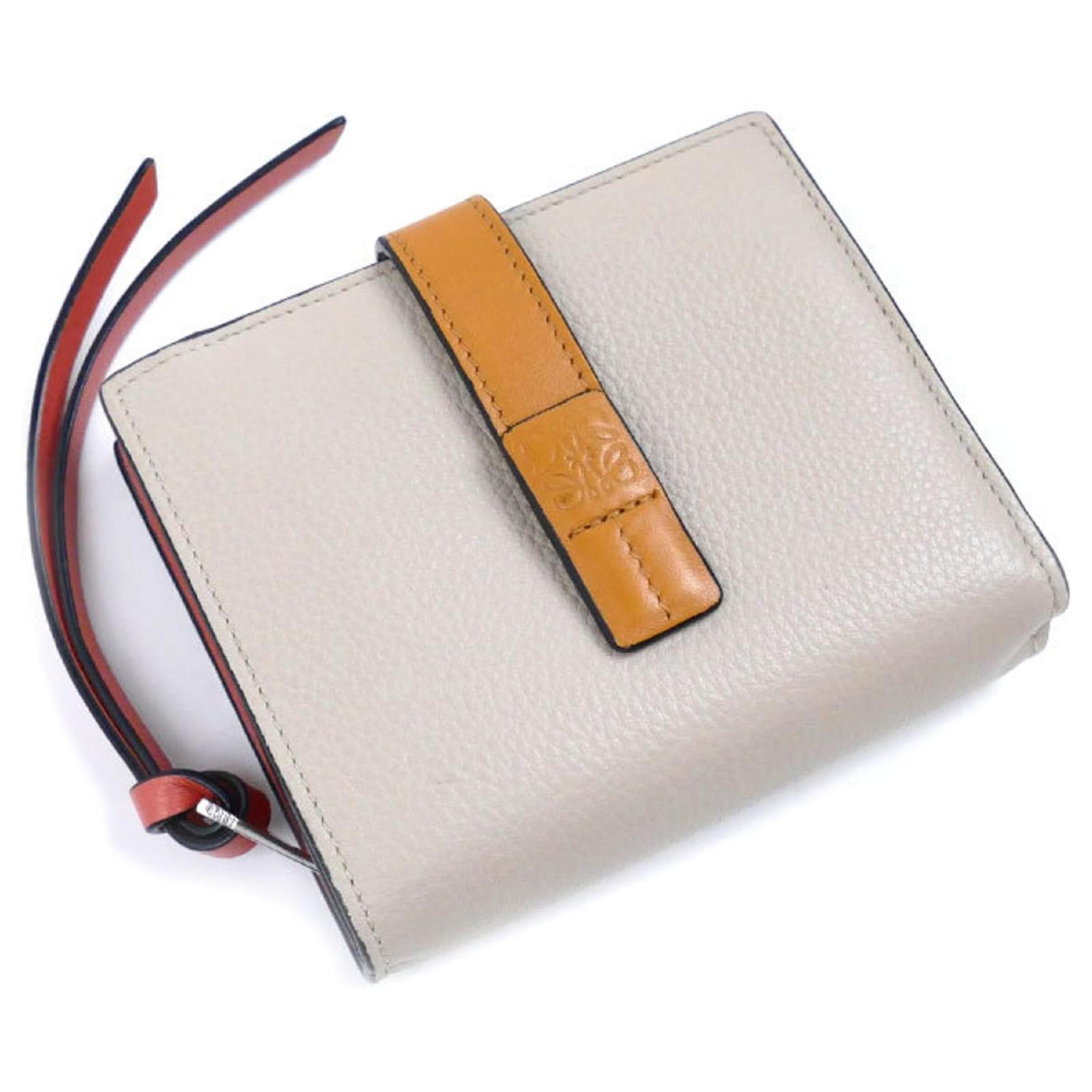 Loewe Compact Zip Wallet in Beige Leather ref.1754862 - Joli Closet