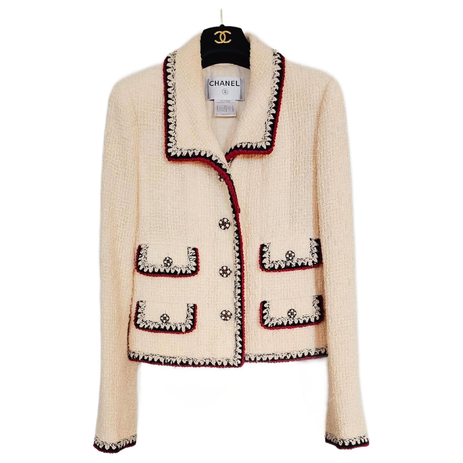 Chanel jacket Beige Tweed ref.1756641 - Joli Closet