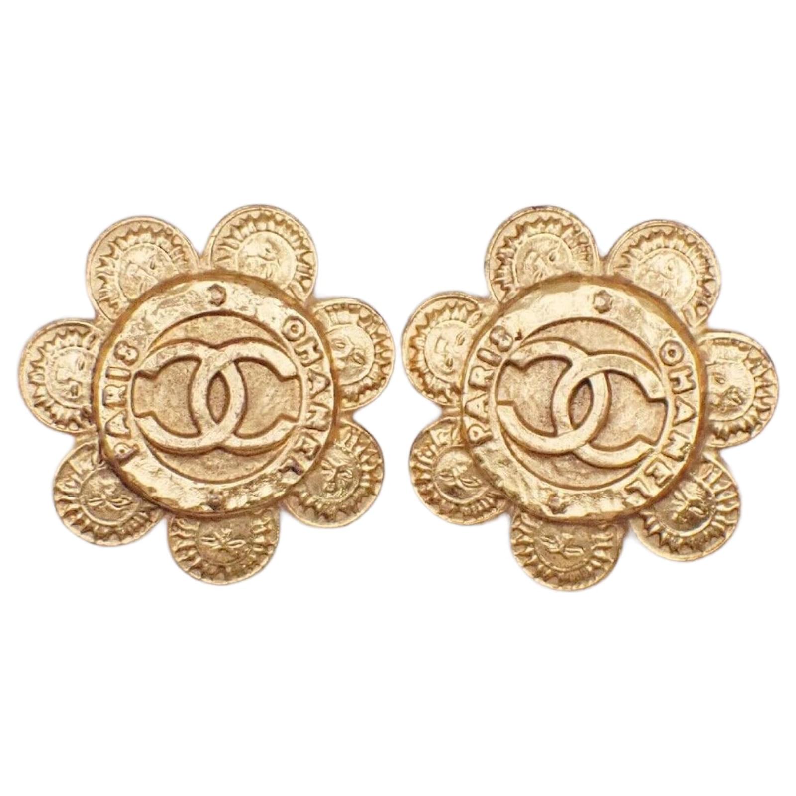 Chanel Logo CC Golden Gold-plated ref.1758505 - Joli Closet