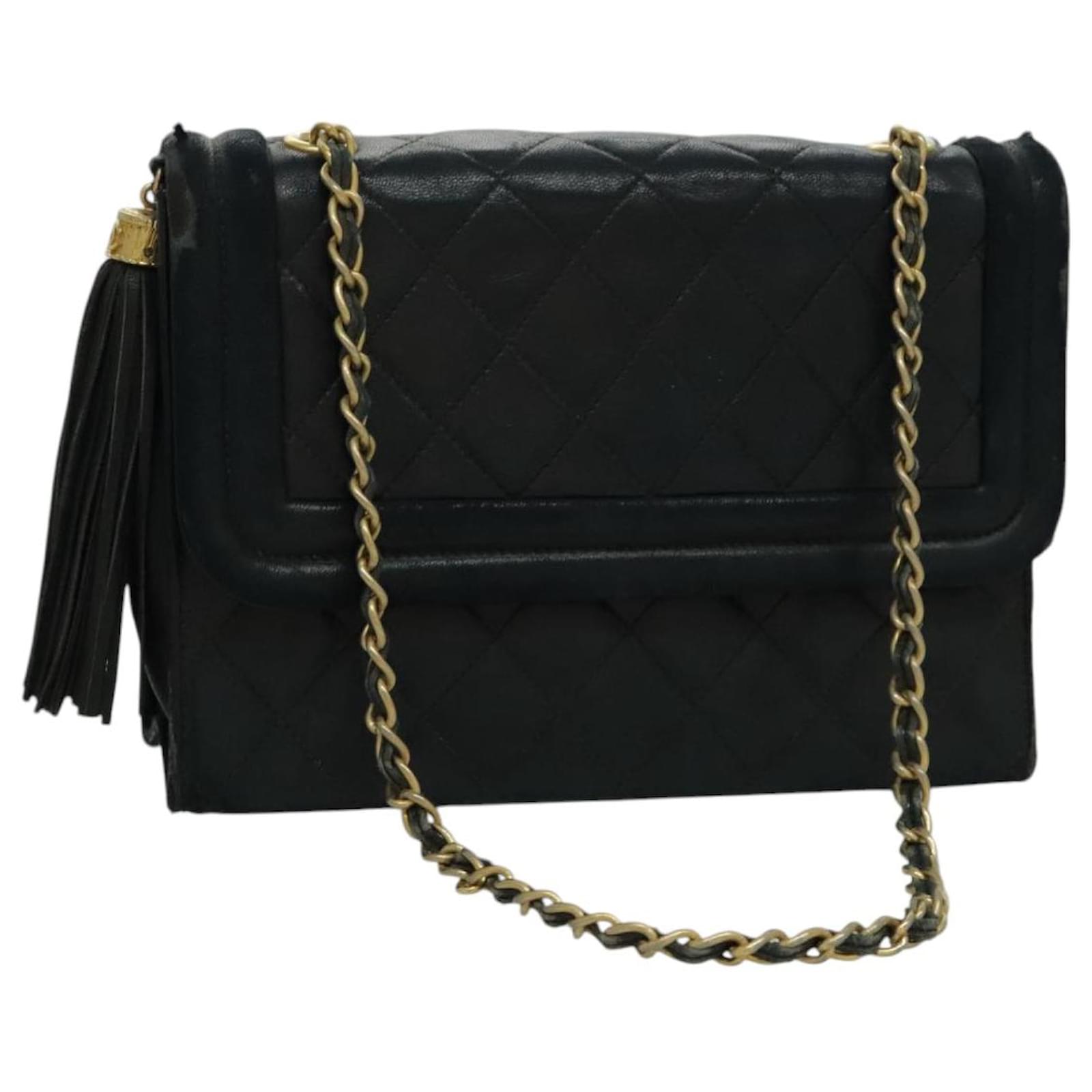 CHANEL Matelasse Chain Shoulder Bag Lamb Skin Navy Gold CC Auth 95702 ...