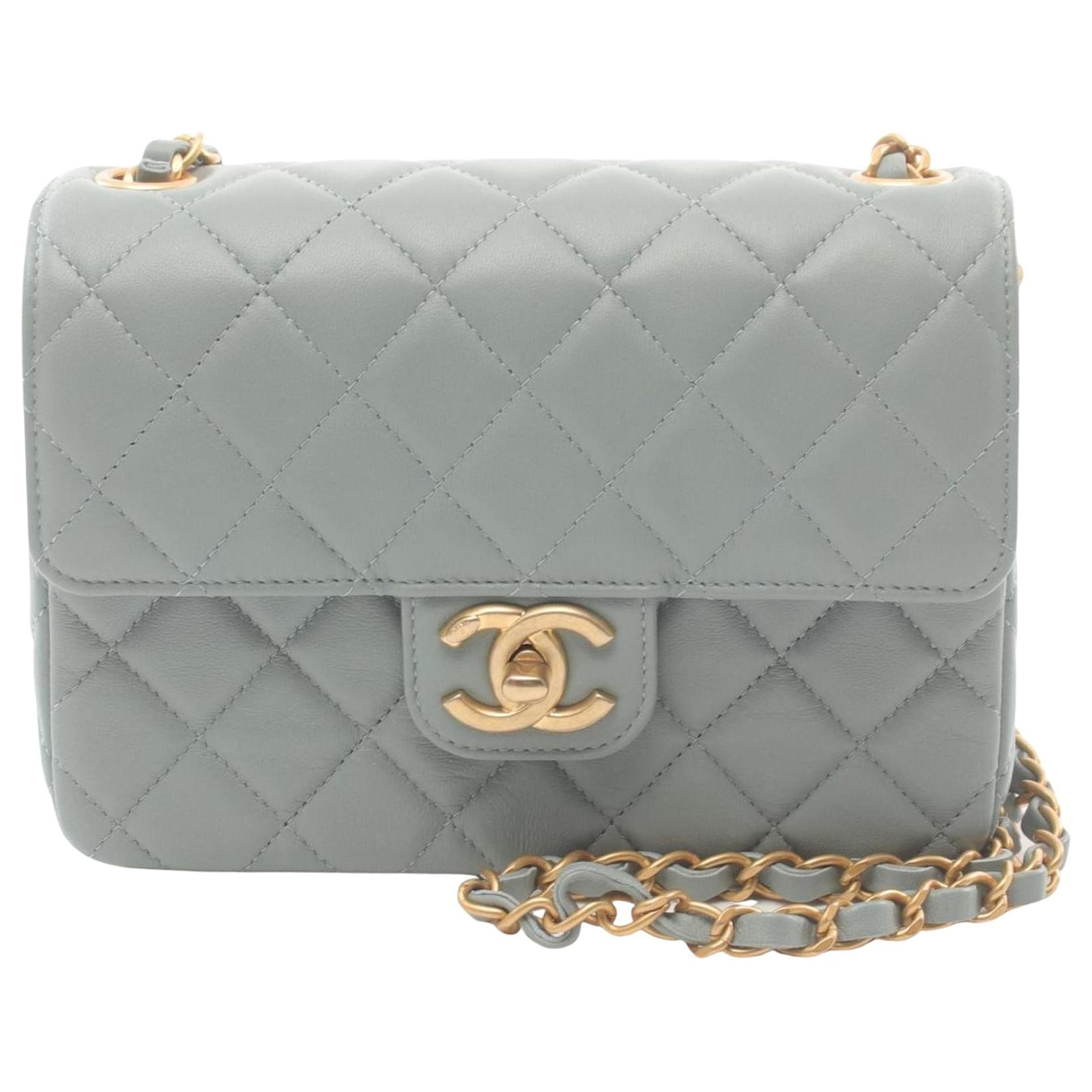 Chanel Timeless Blue Leather ref.1774040 - Joli Closet
