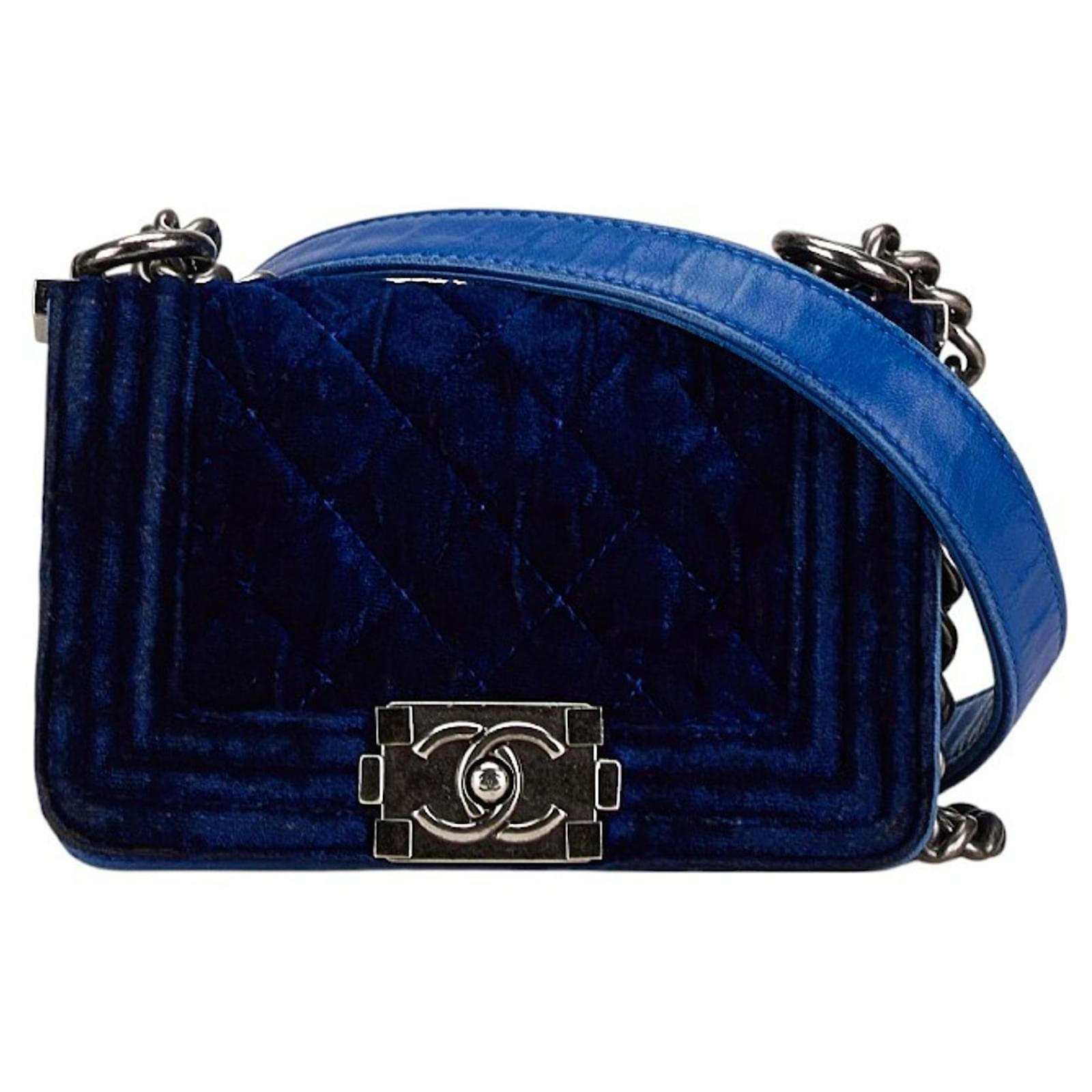Chanel Boy Blue Velvet ref.1774122 - Joli Closet