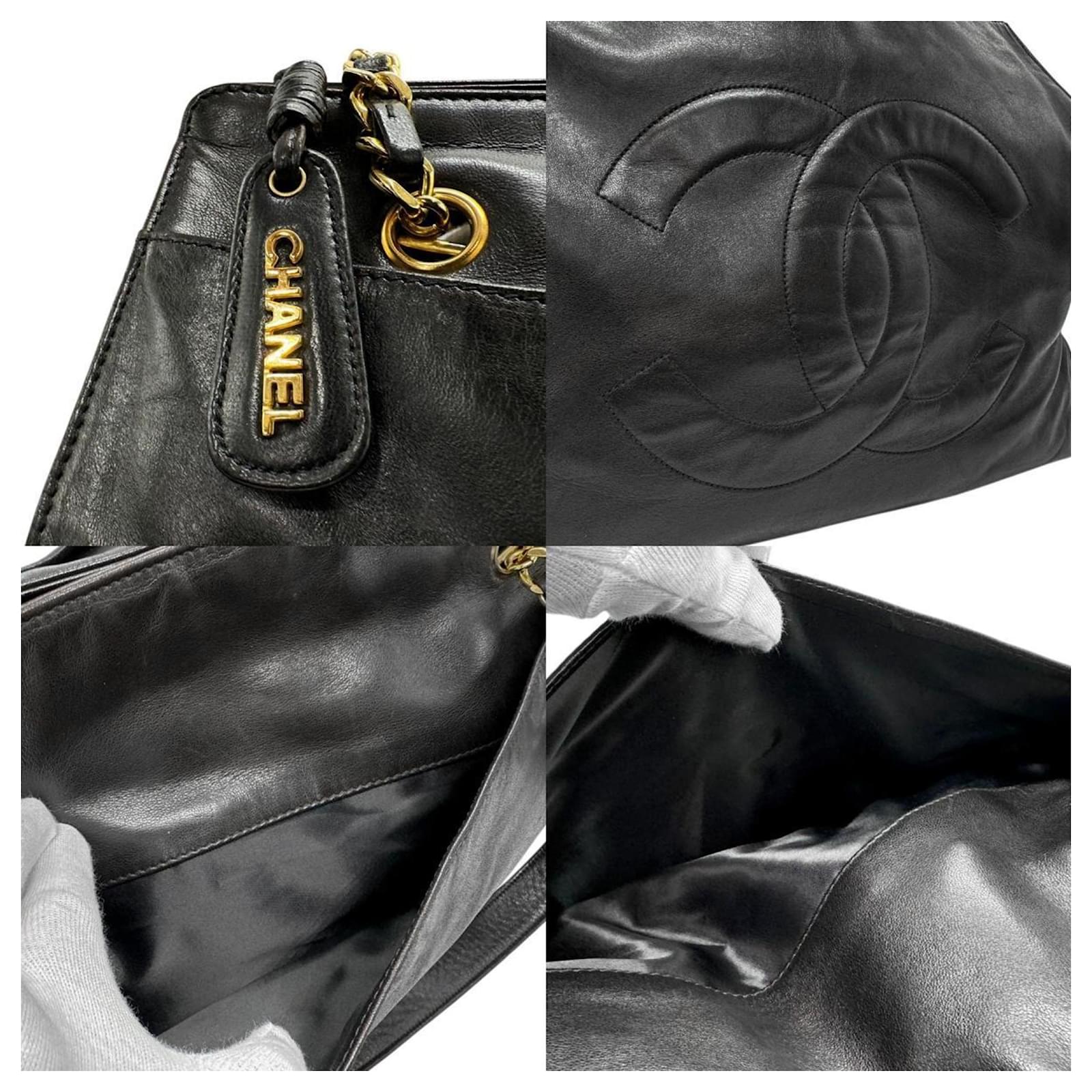 Chanel Logo CC Black Leather ref.1774291 - Joli Closet