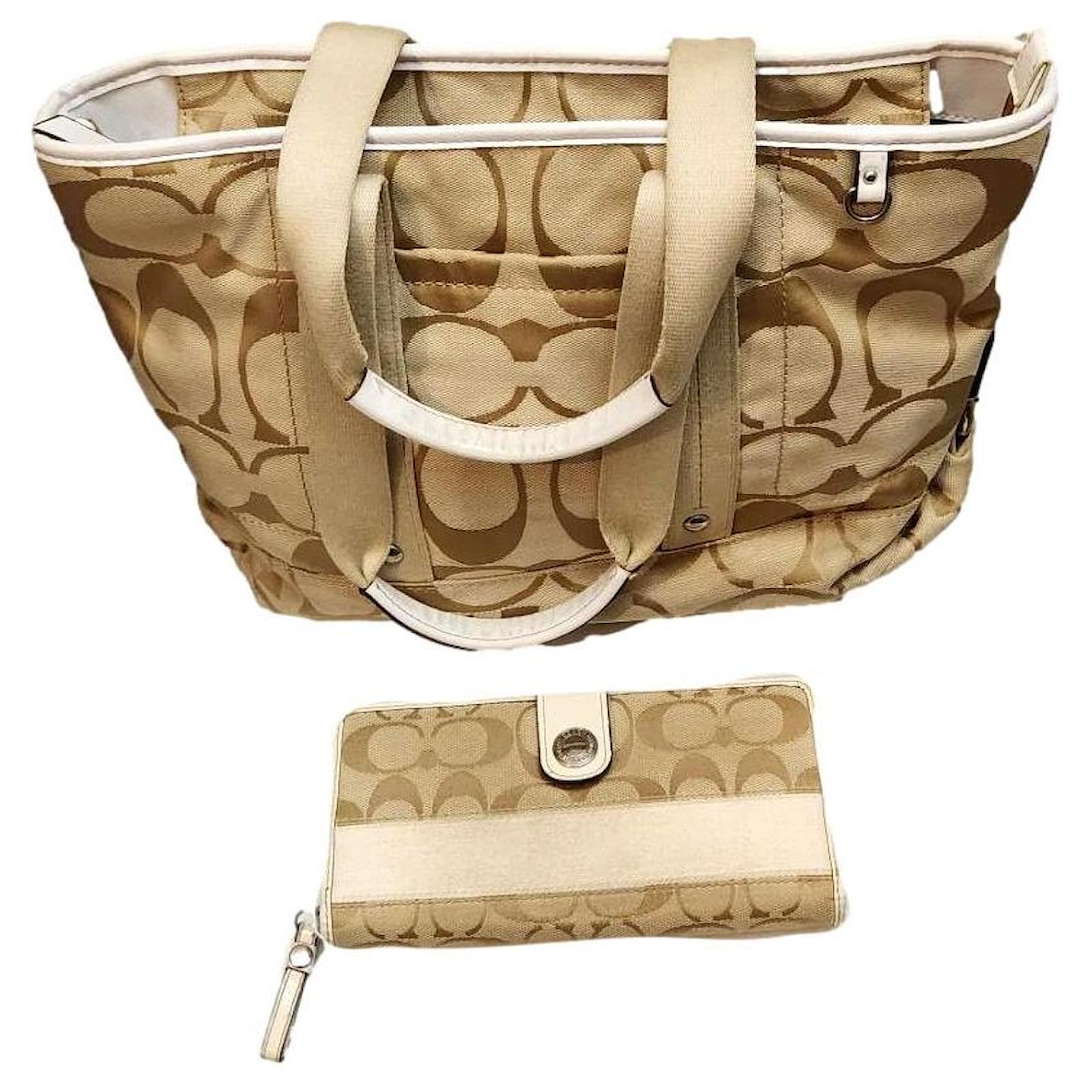 Coach Handbags Beige Steel ref.1843145 - Joli Closet