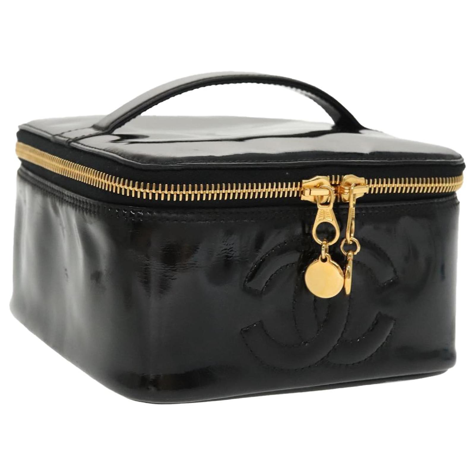 CHANEL Vanity Cosmetic Pouch Patent leather Black Gold CC Auth 99706 ...