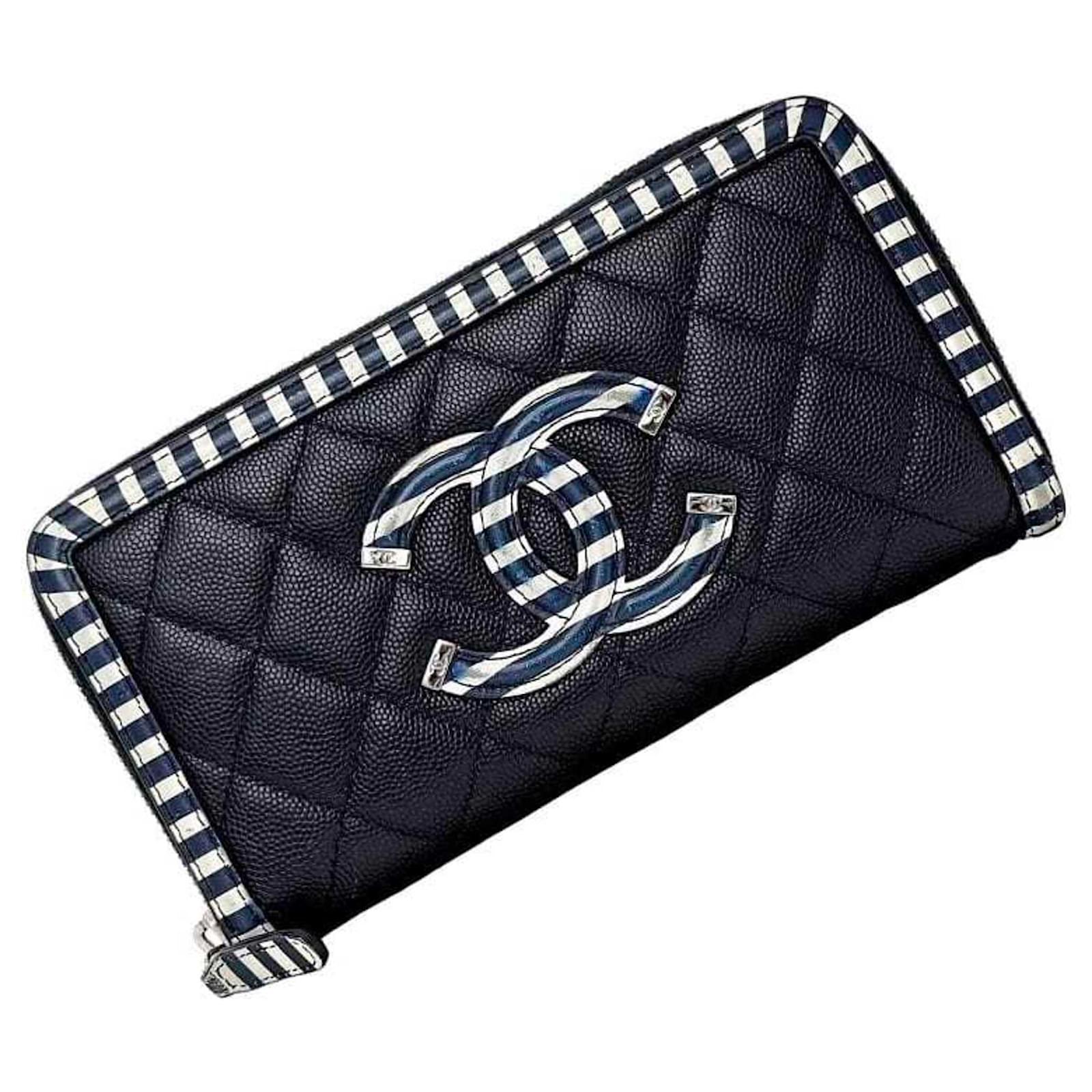 Chanel Navy Caviar Leather Bi-Fold Wallet Navy blue ref.1854572 - Joli ...
