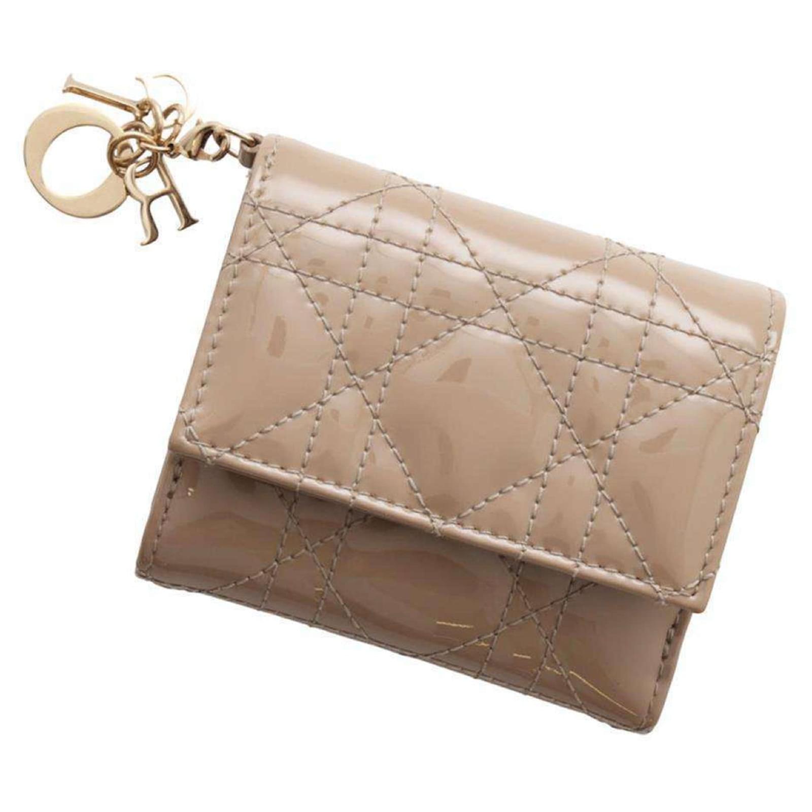 Christian Dior Tri-fold Wallet in Beige Patent Leather ref.1862920 ...