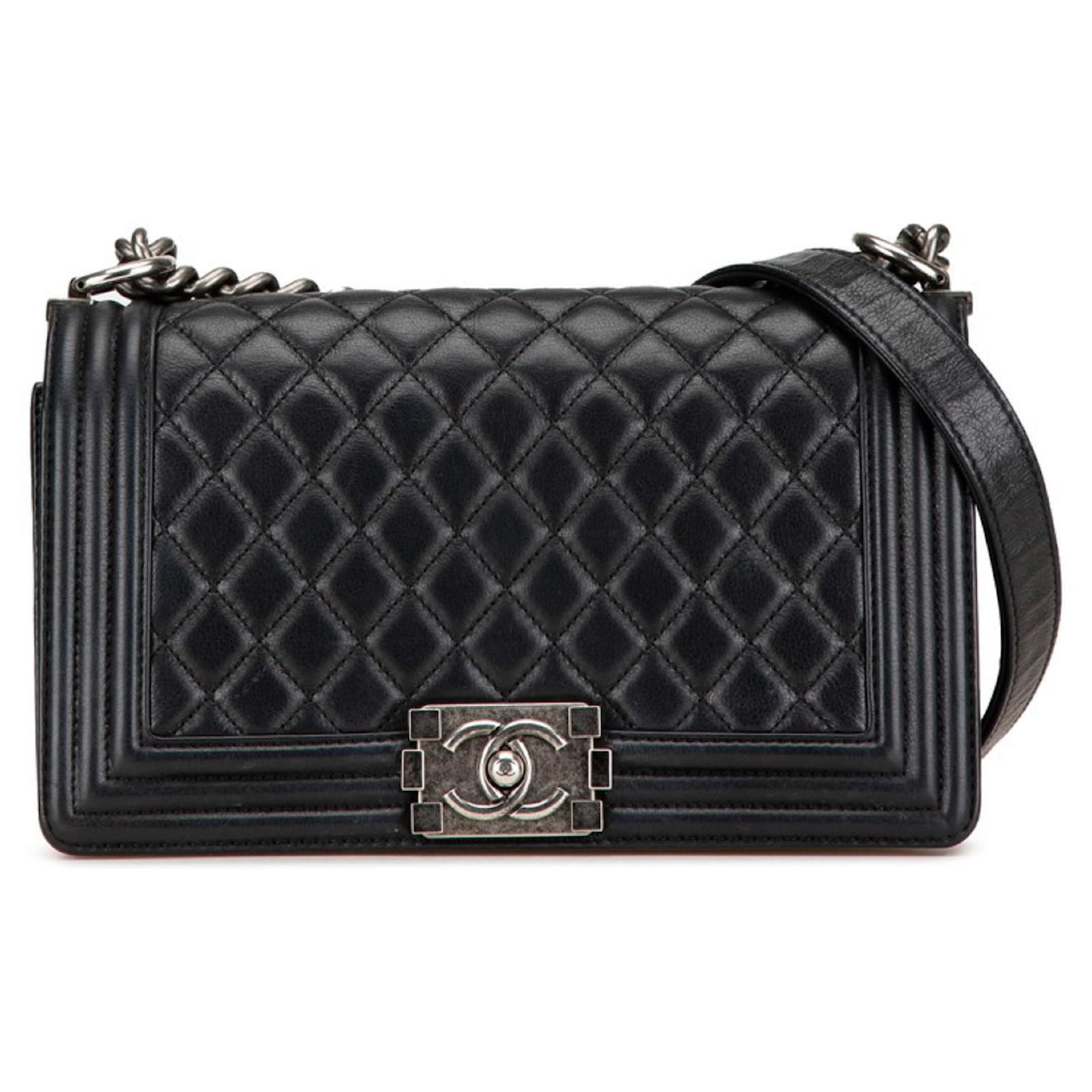 Chanel Boy Black Leather ref.1872957 - Joli Closet