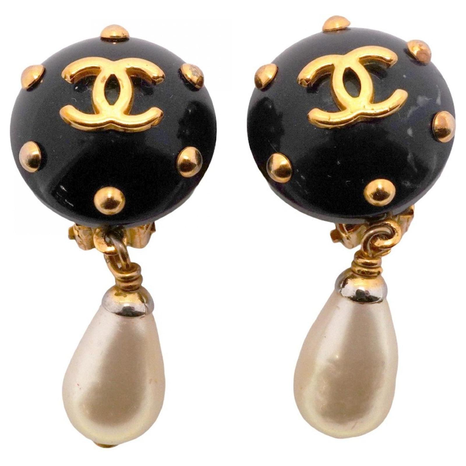 Chanel Logo CC Black Gold-plated ref.1881226 - Joli Closet