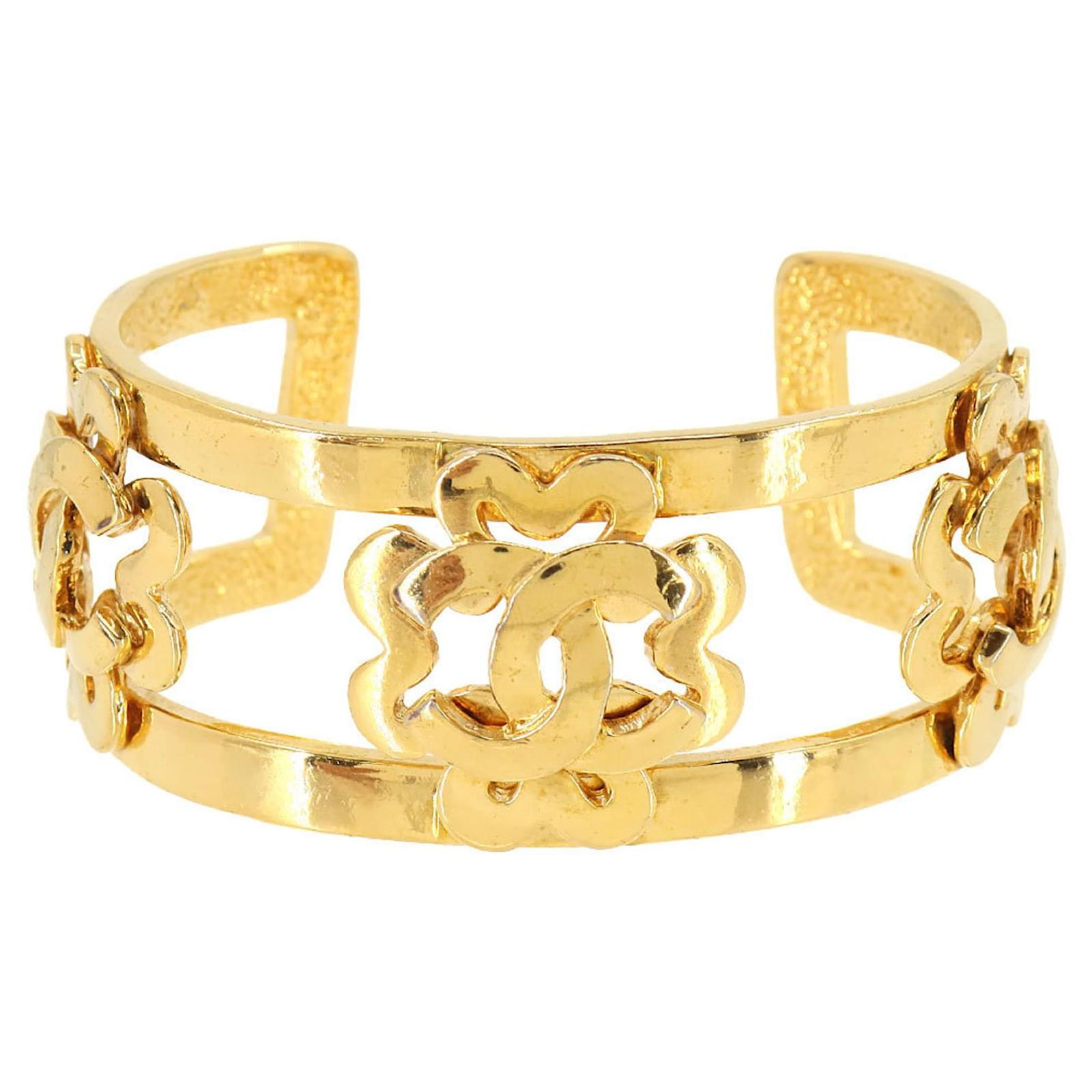 Bangle Armband mit Kleeblatt Motiv Coco Mark von Chanel