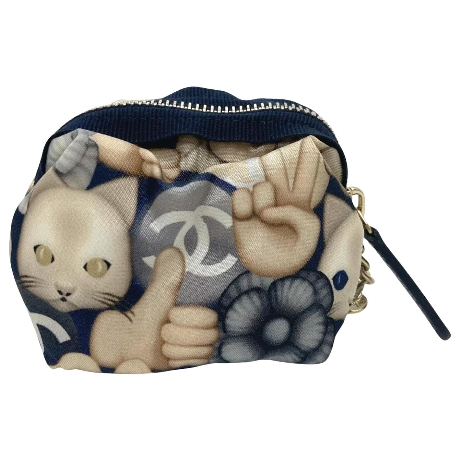 Chanel Logo CC Multiple colors Synthetic ref.1907142 - Joli Closet