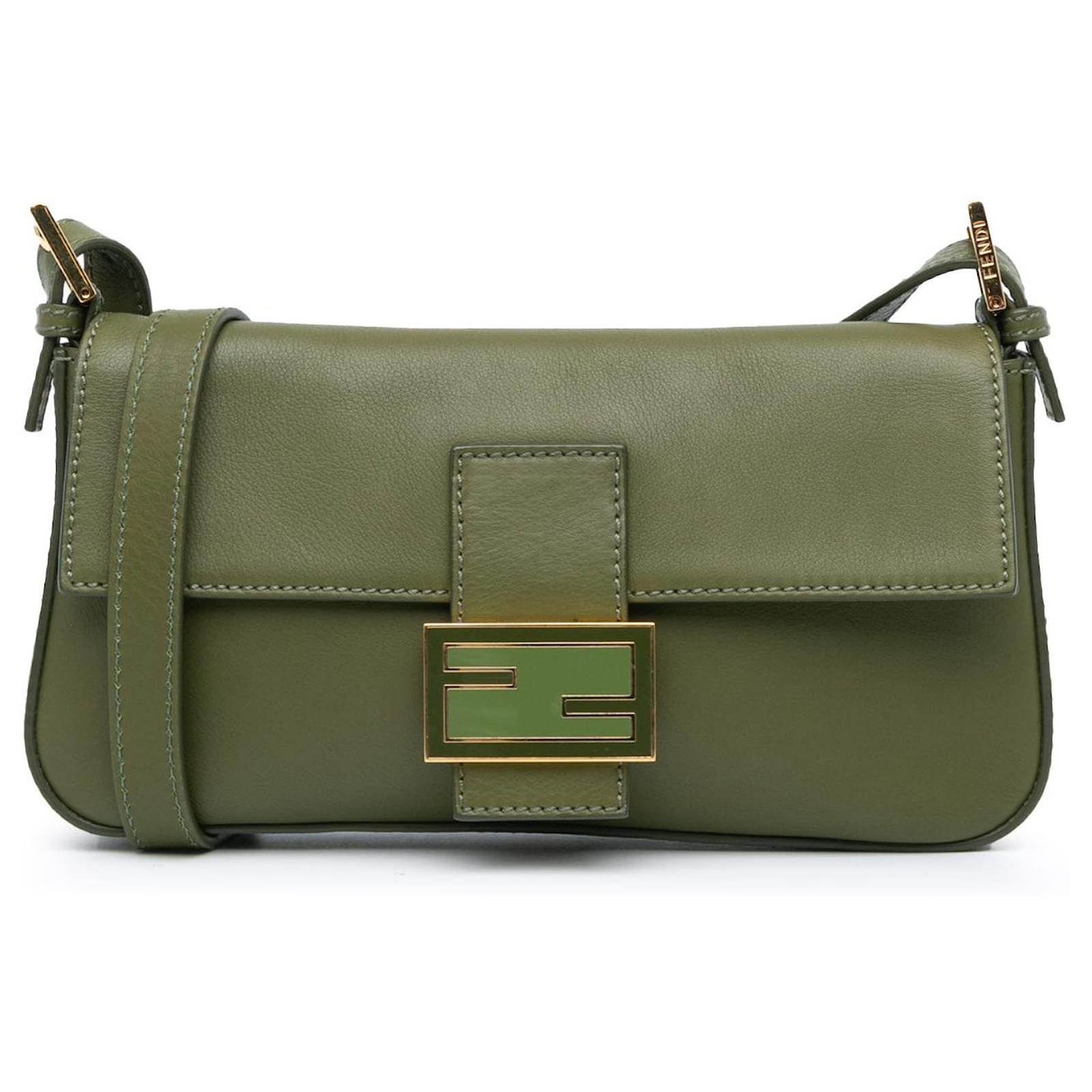 Green Fendi Leather Baguette Crossbody ref.1909556 - Joli Closet
