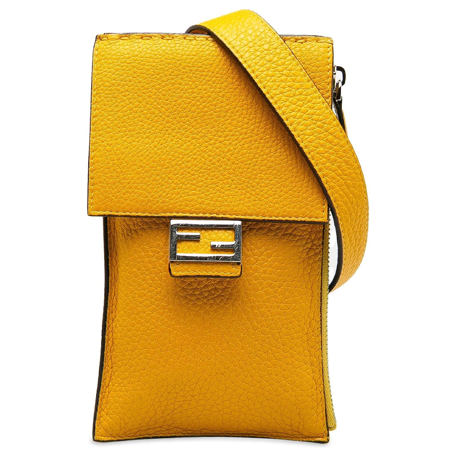 Yellow Fendi Baguette Phone Crossbody Leather ref.1909560 - Joli Closet