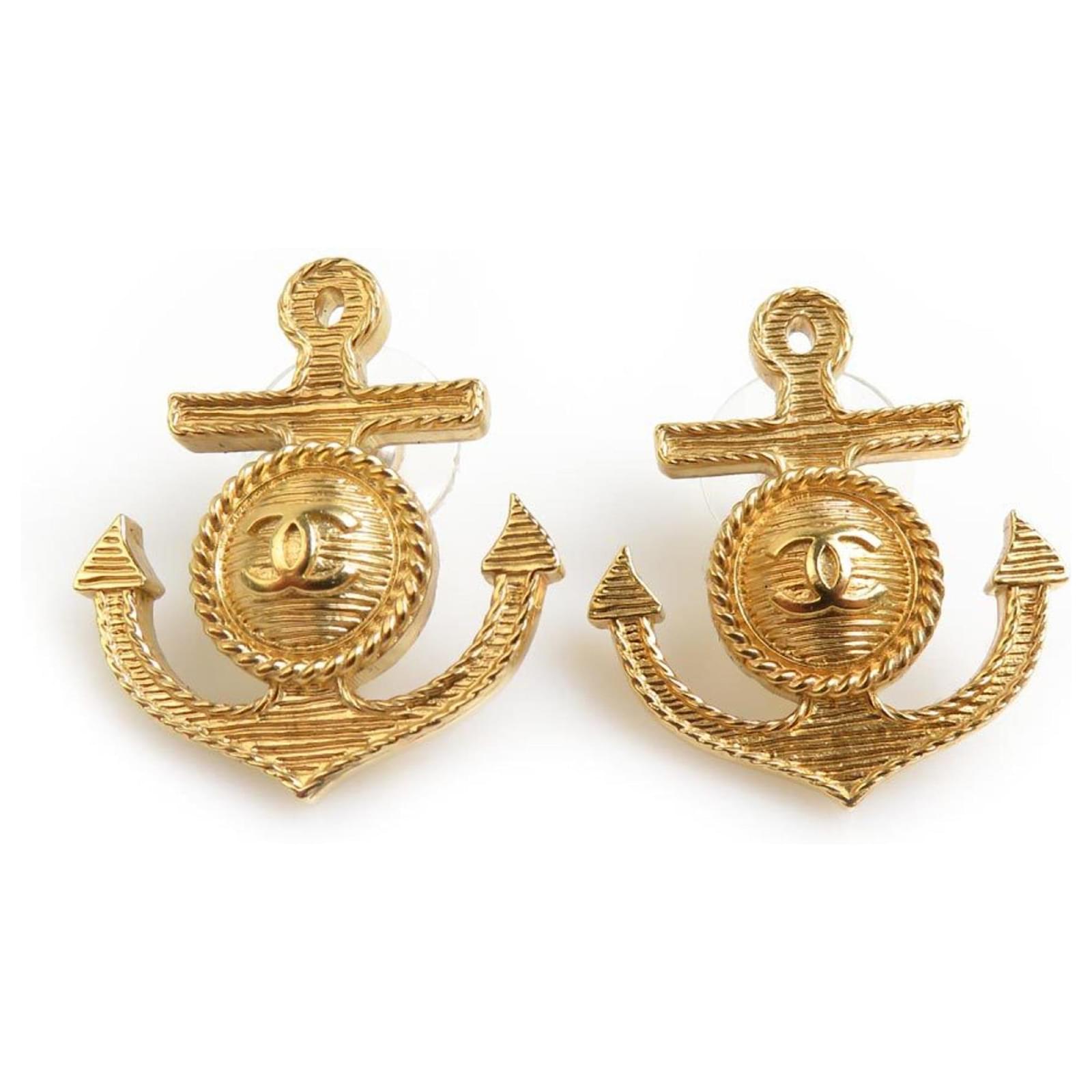 Chanel Coco Mark Anchor Metal Gold Earrings Golden ref.1914947 - Joli ...