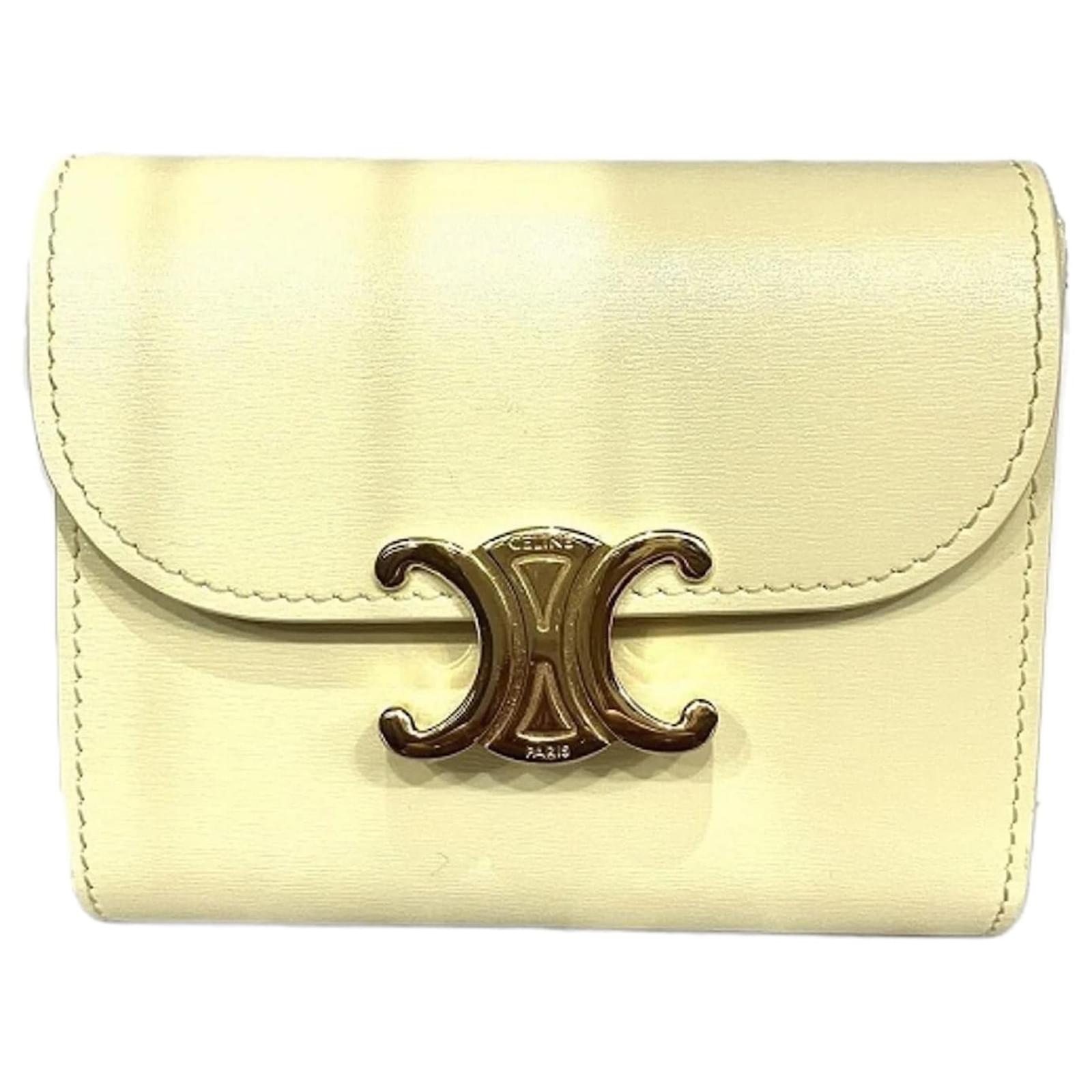 Céline Celine Triomphe Small Wallet in Yellow Leather ref.1928439 ...