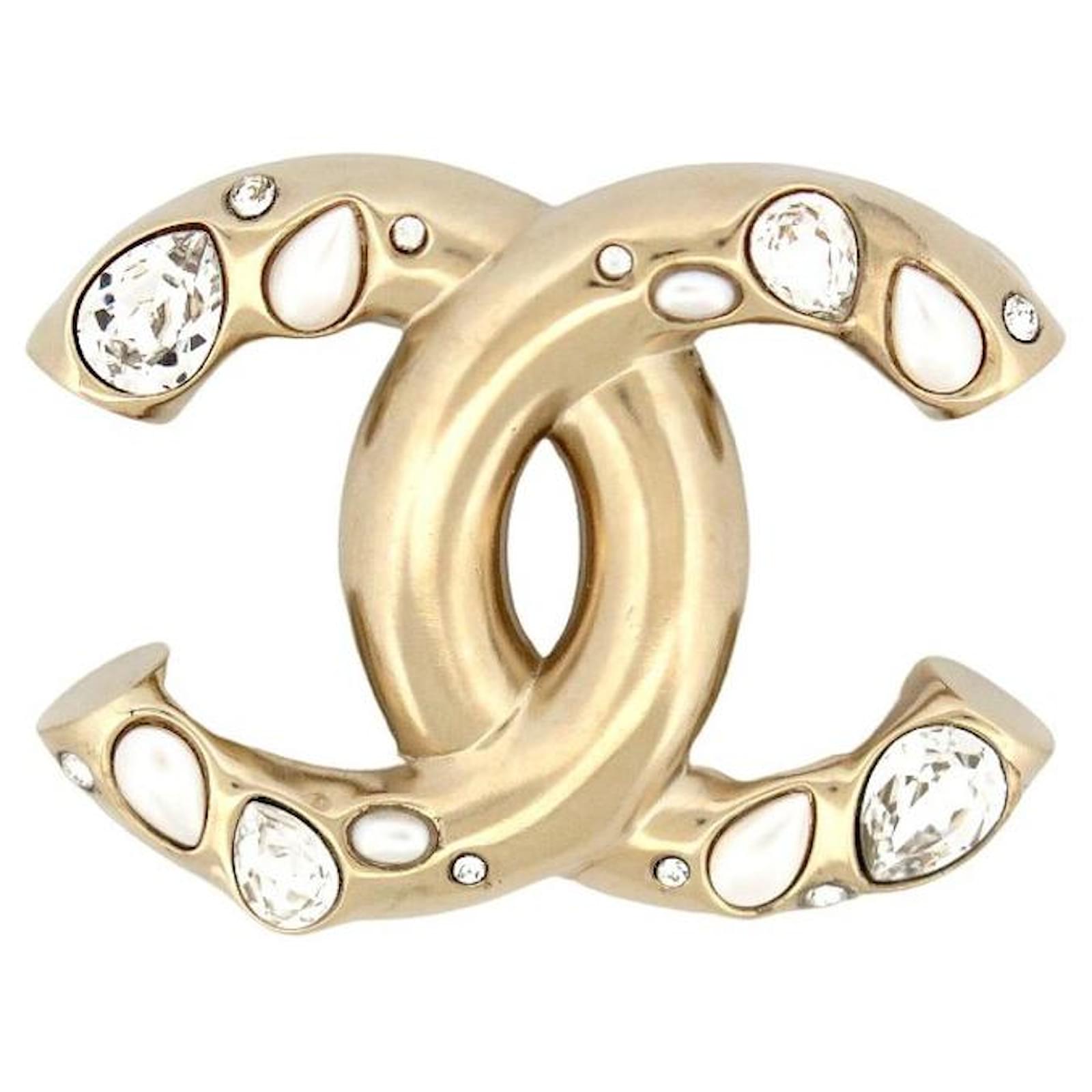 Other jewelry NEW CHANEL CC LOGO STRASS BROOCH 2021 GOLDEN METAL STEEL ...