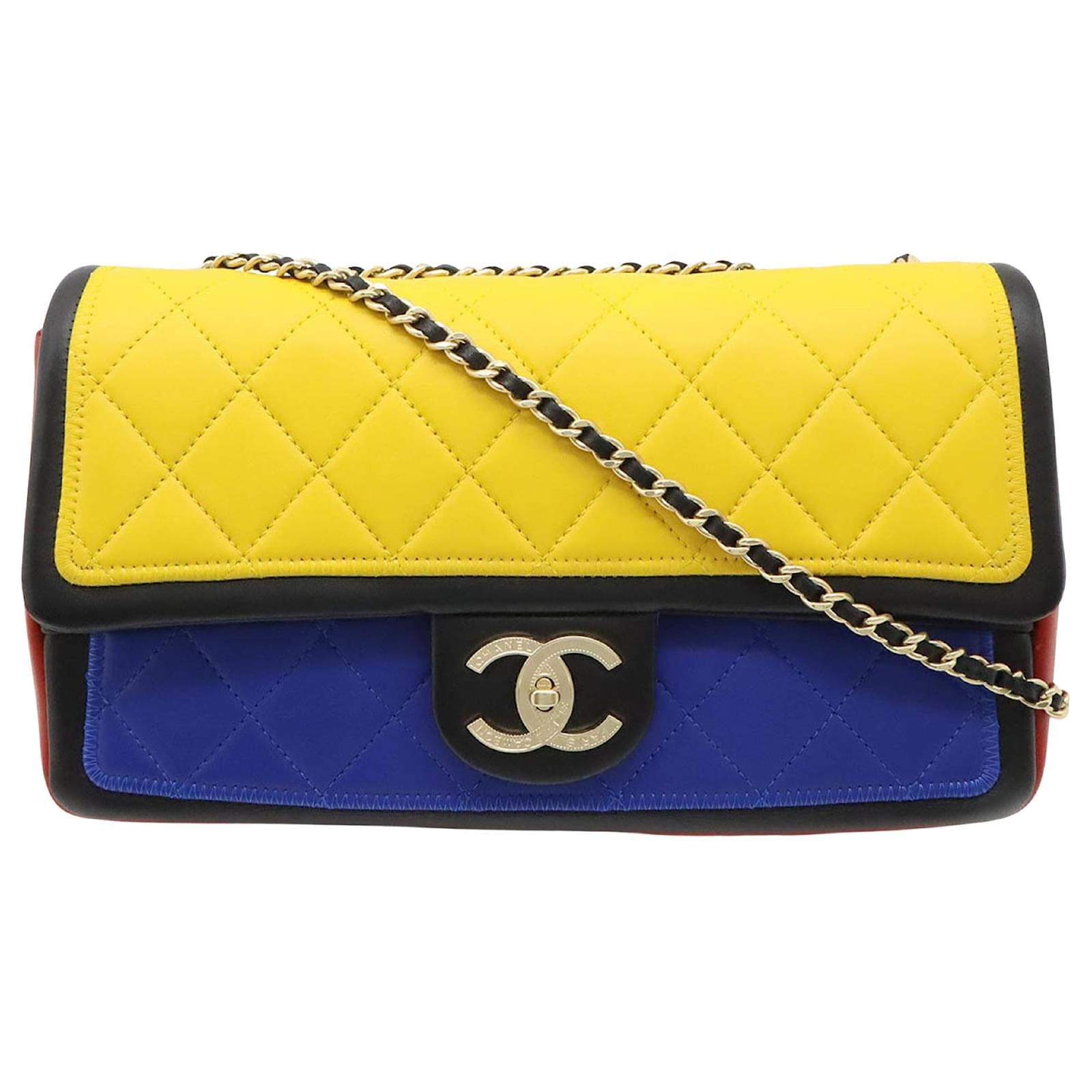 Chanel Timeless Yellow Leather ref.1943850 - Joli Closet