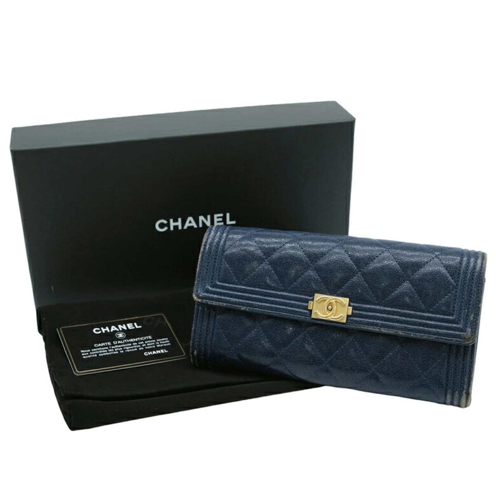 Chanel Matelasse Boy Long Wallet Navy blue Leather ref.1946789 - Joli ...