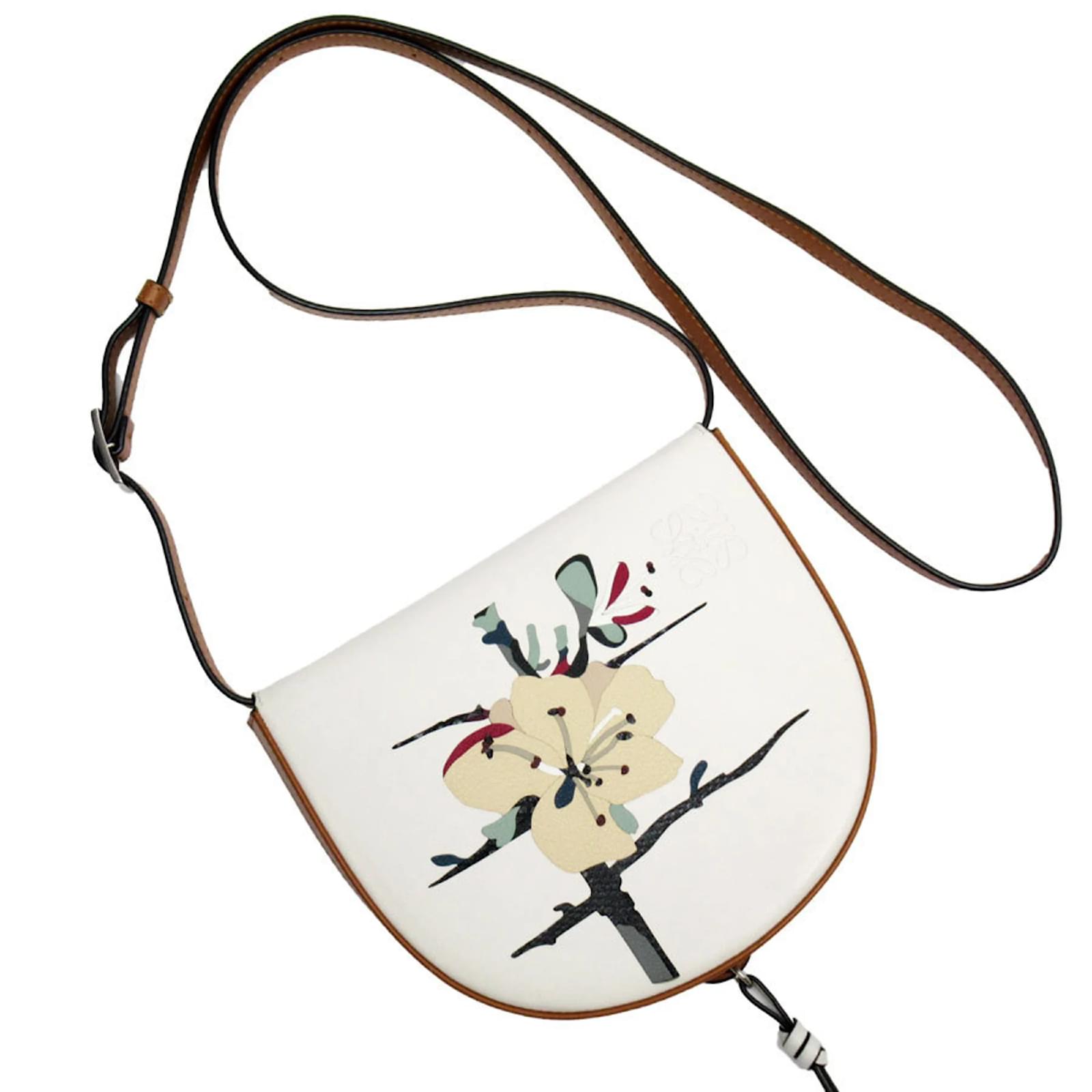 Loewe White Leather Shoulder Bag ref.1960820 - Joli Closet